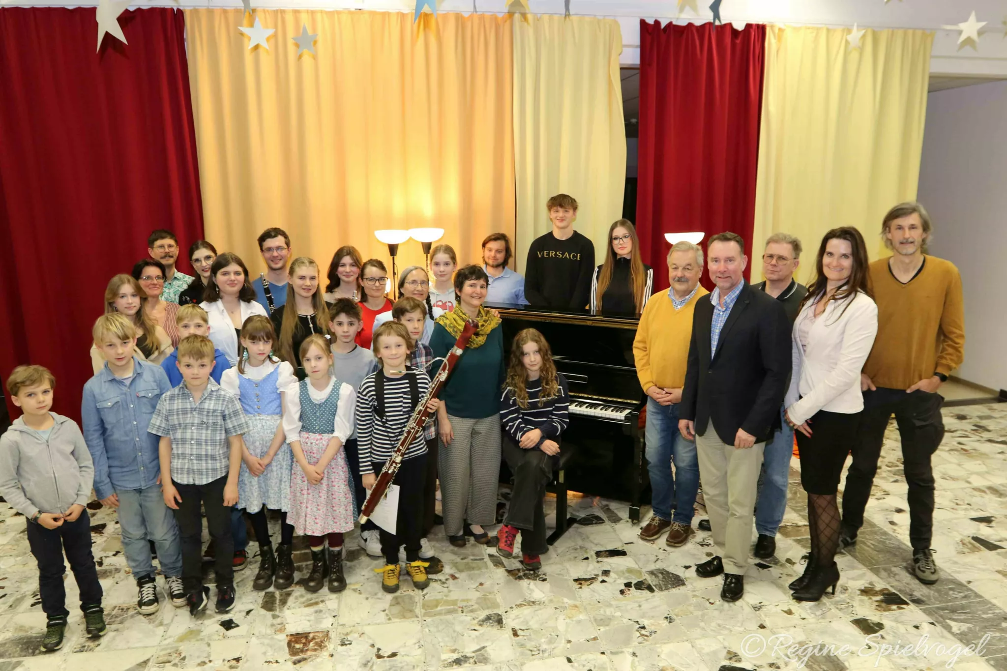 Neues Klavier für die Schüler der MSOW: 88 neue Tasten - Purkersdorf