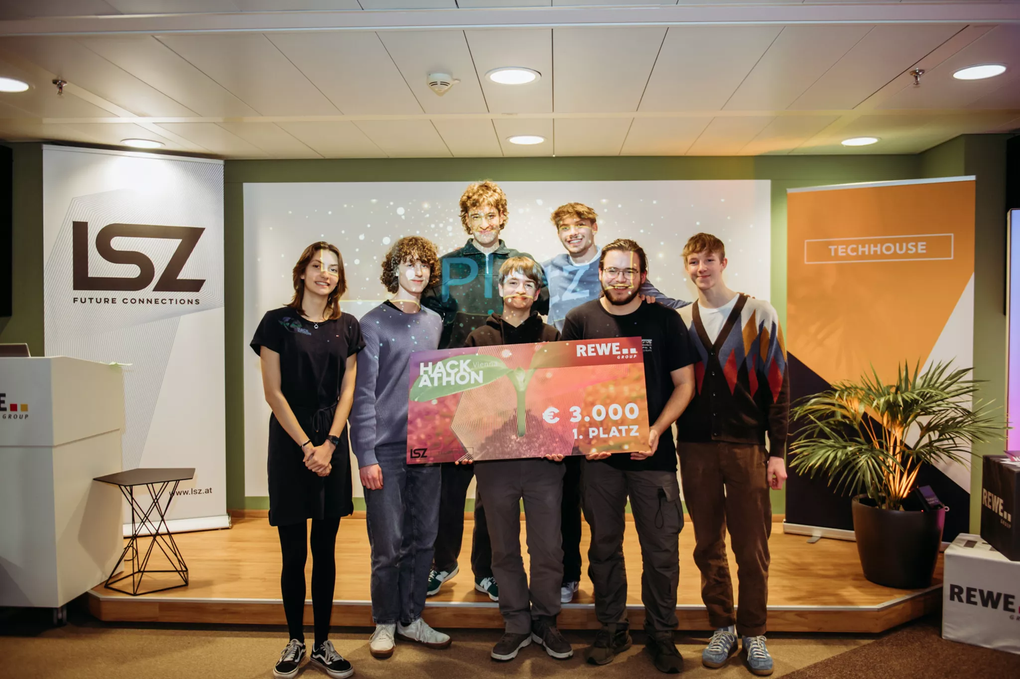 Erfolg für HTL-Schüler beim Hackathon - Melk