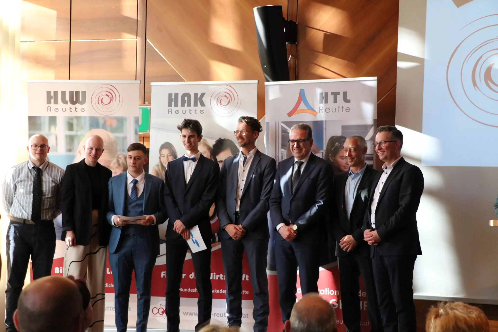 Nacht der Projekte" der HAK, HWL und HTL Reutte: Jugendliche präsentierten ihre Reife- und ...