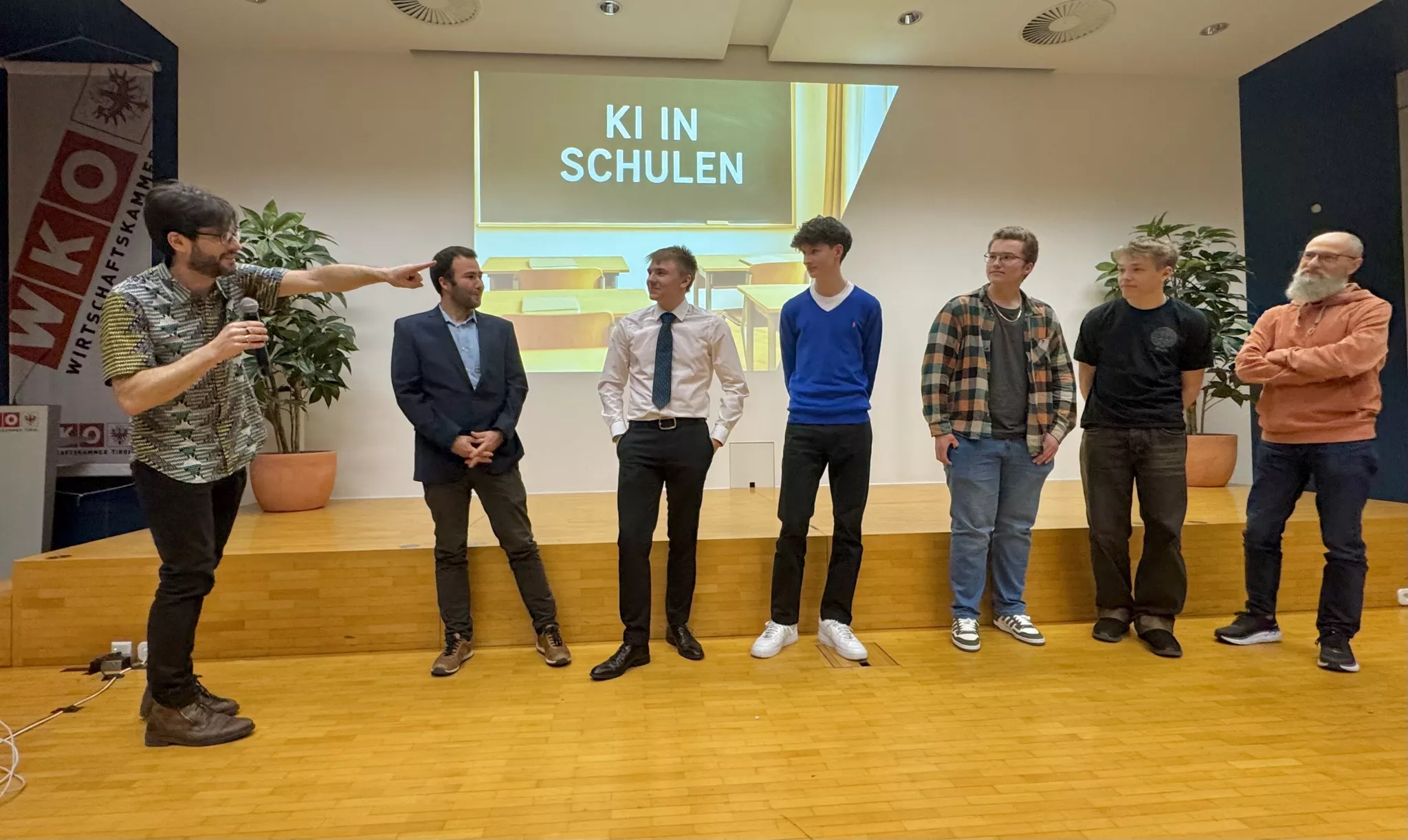 Bildung/Wissen: KI-Vortrag mit Robert Seeger jun. begeisterte Publikum ...