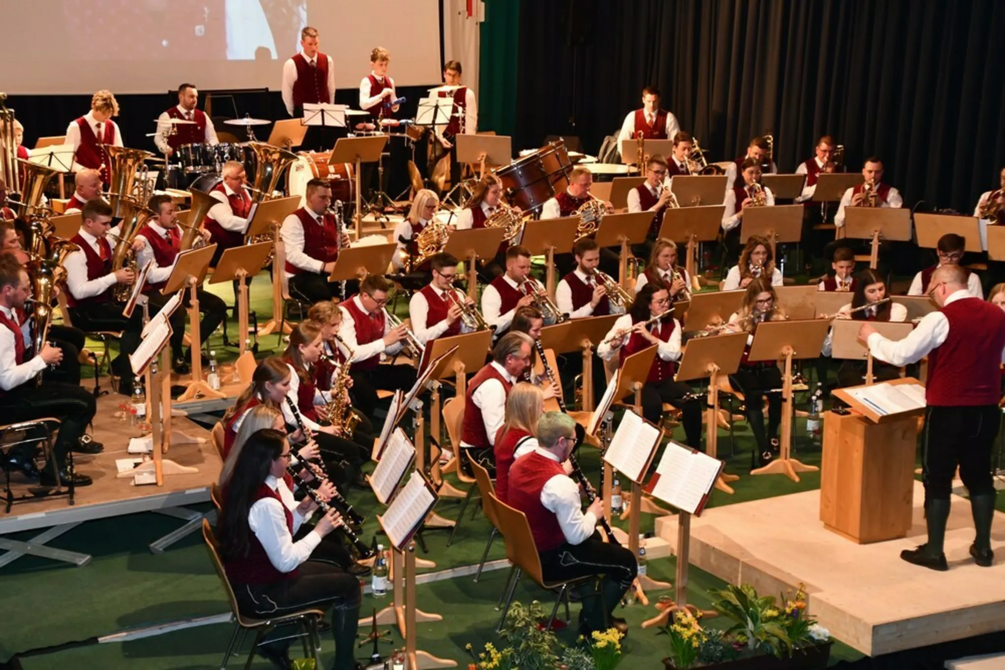 Blasmusikklänge in der Greimhalle: Frühlingskonzert vom MV St. Peter am ...