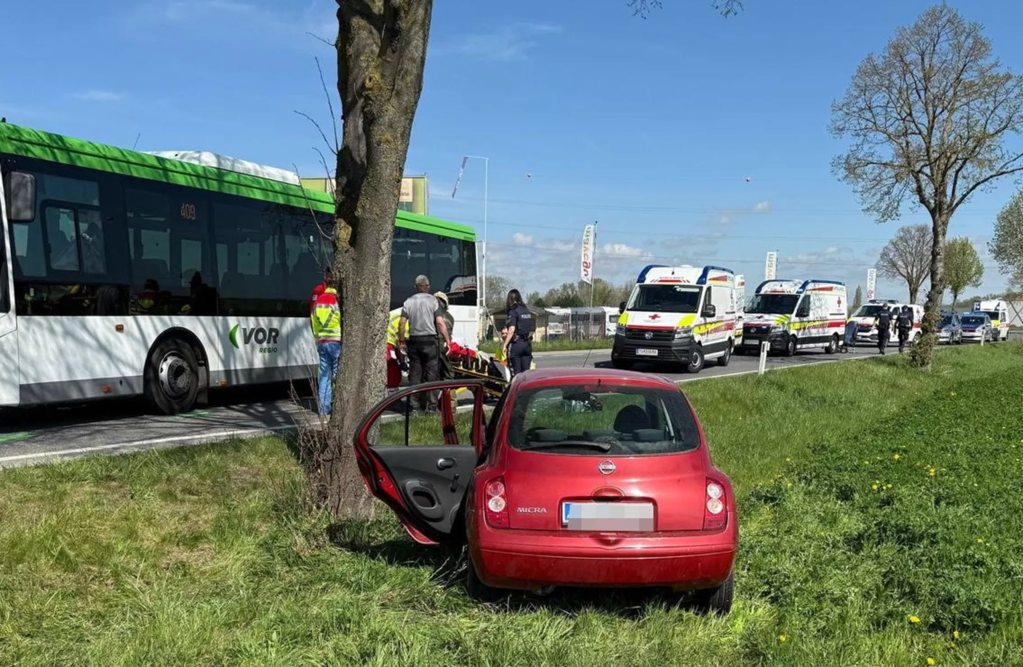 BFKDO Tulln: Schwerer Verkehrsunfall auf der B19 bei Langenrohr - Tulln