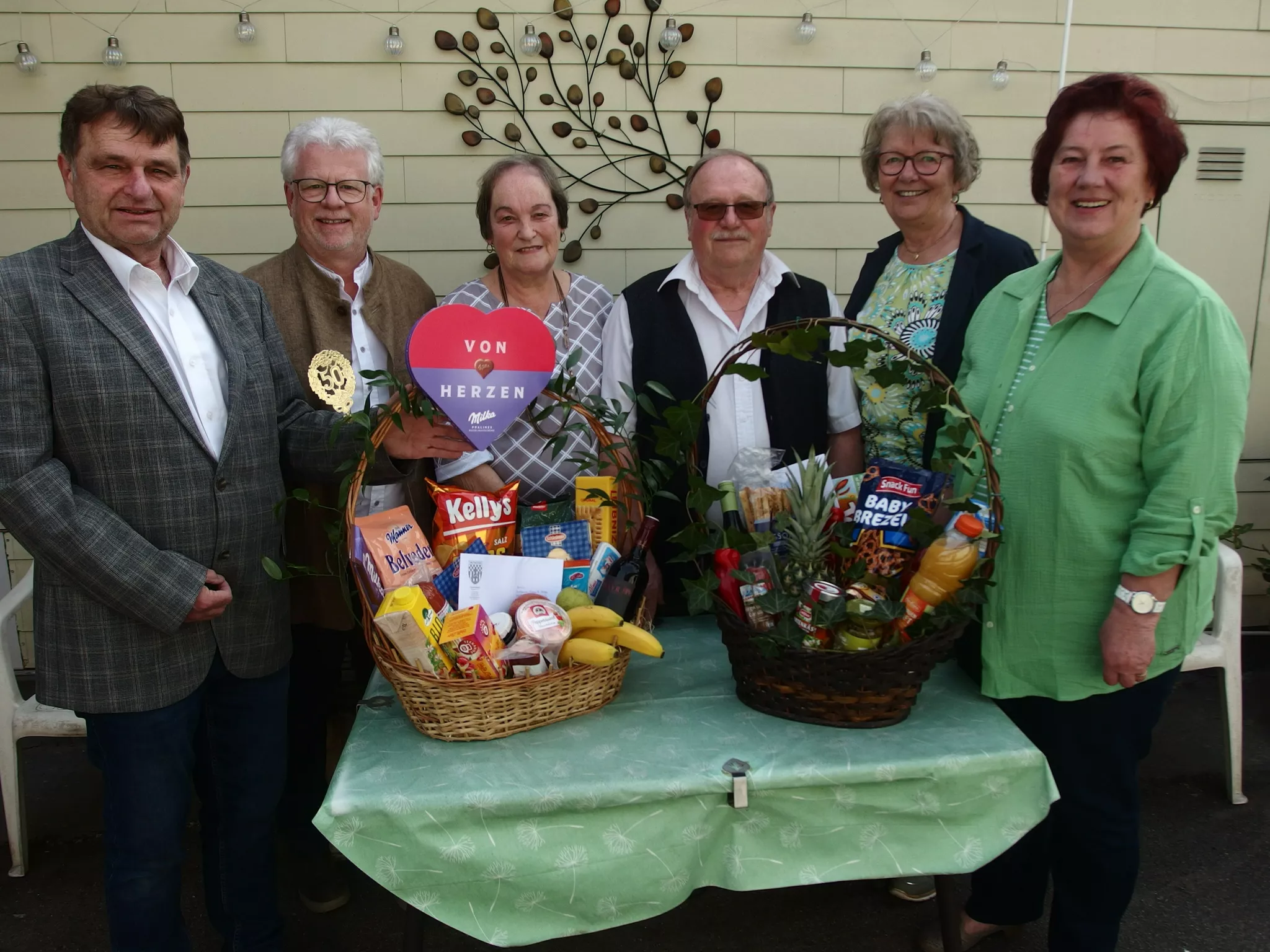 Gratulationen Dietmanns: Helga und Franz Buxbaum feiern Goldene ...