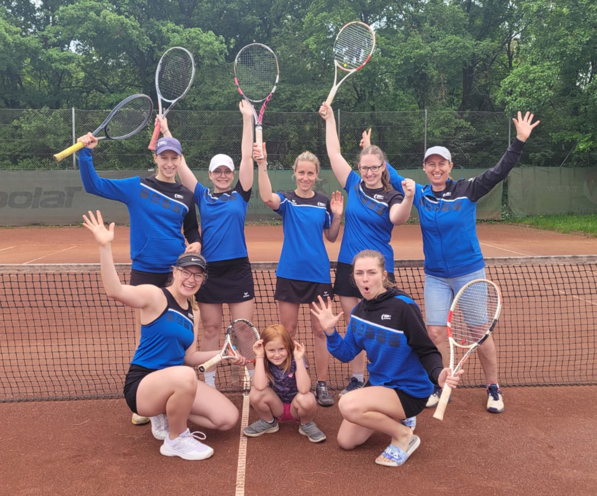 Tennis-Meisterschaft: Historischer erster Sieg der UTC-Windhaag-Damen ...