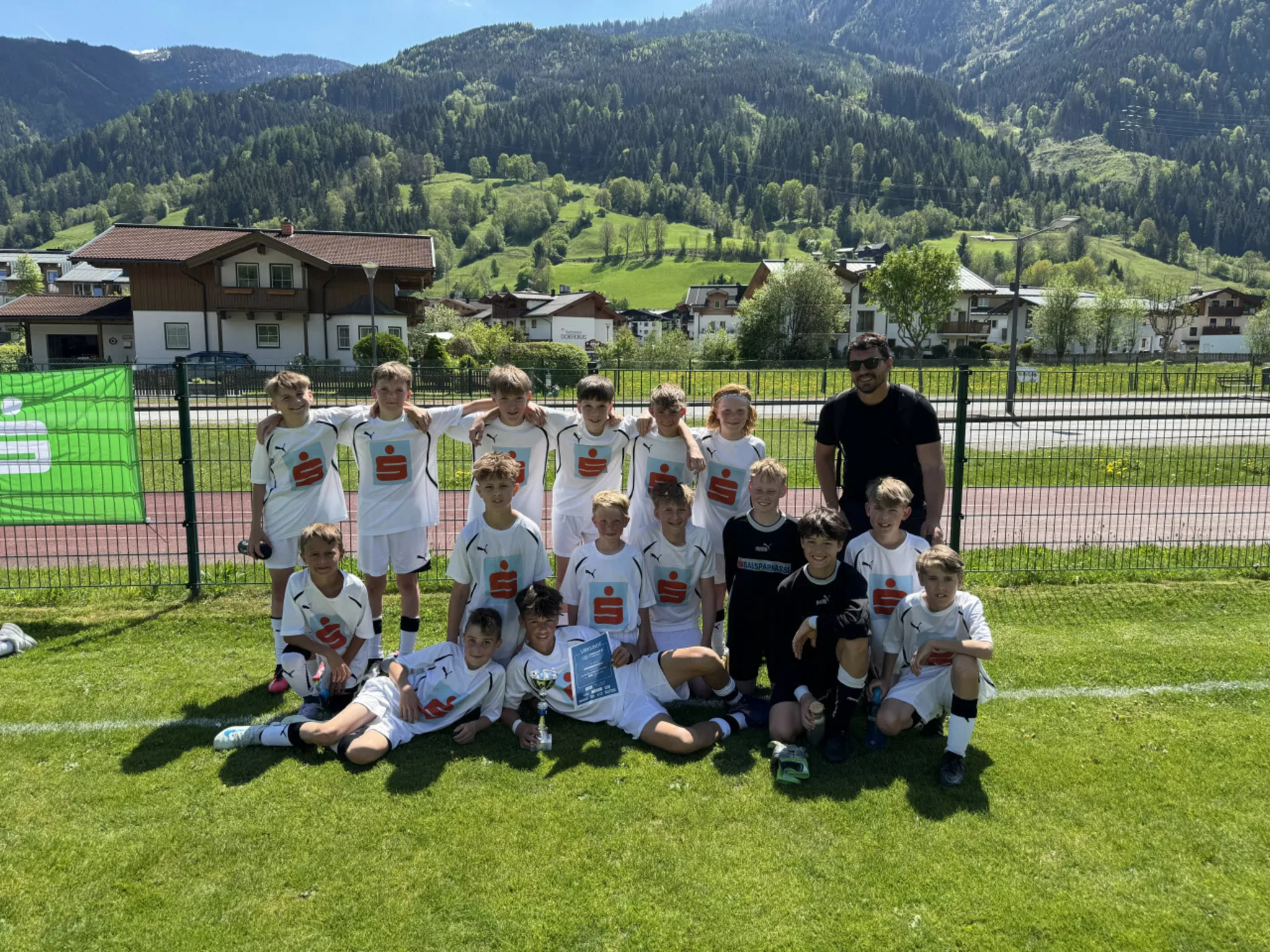 HIB Saalfelden gewinnt Bezirksmeisterschaft der Schülerliga - Pinzgau