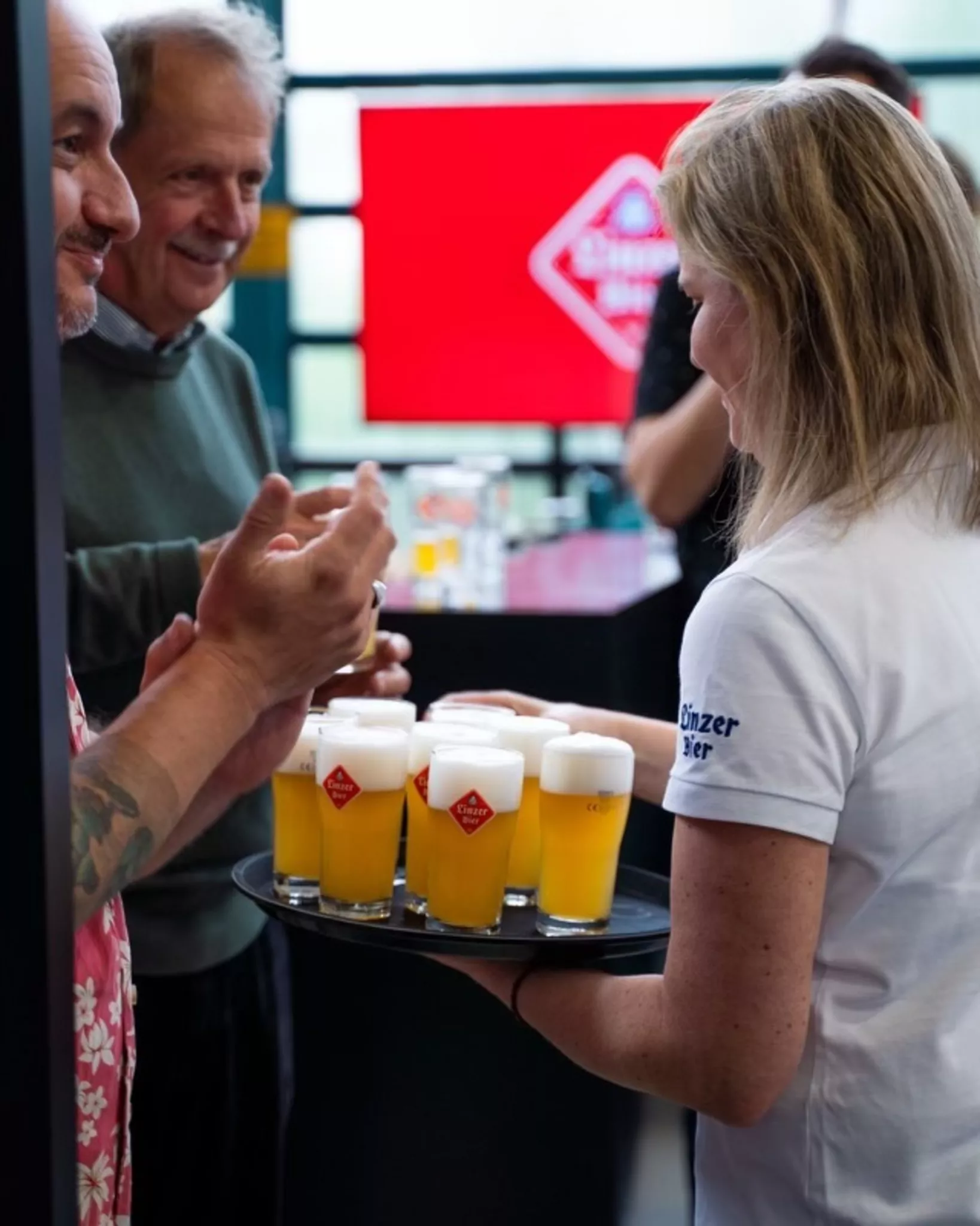 Frisch und fruchtig: Linzer Bier präsentierte neues Bier der Saison - Linz