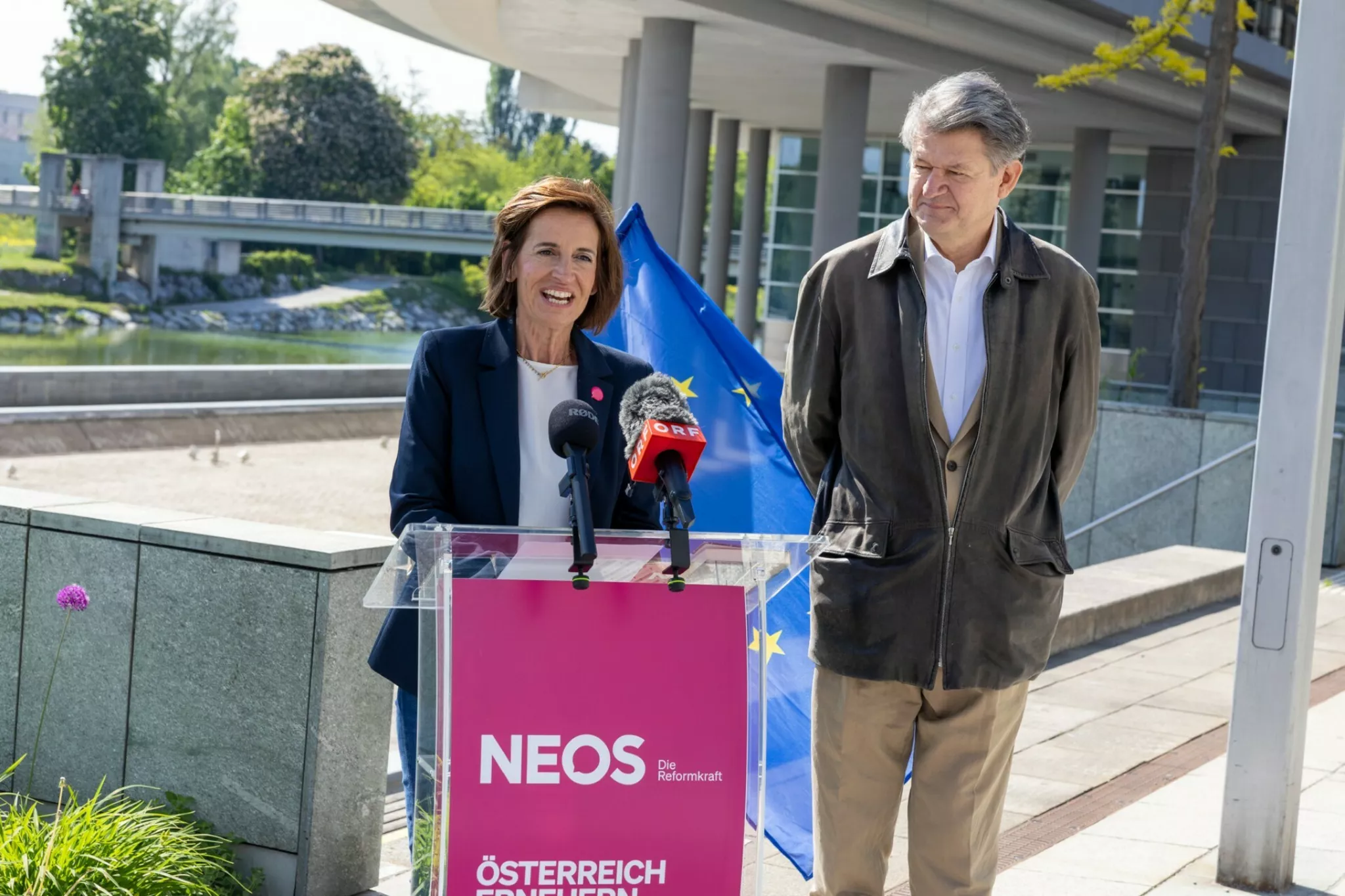 Vor dem Landtag: Europa bleibt draußen – NEOS fordern Zugang zum NÖ ...