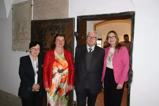 "Spinnst du?": Sisis Urenkel besichtigt Ausstellung in Schärding ...