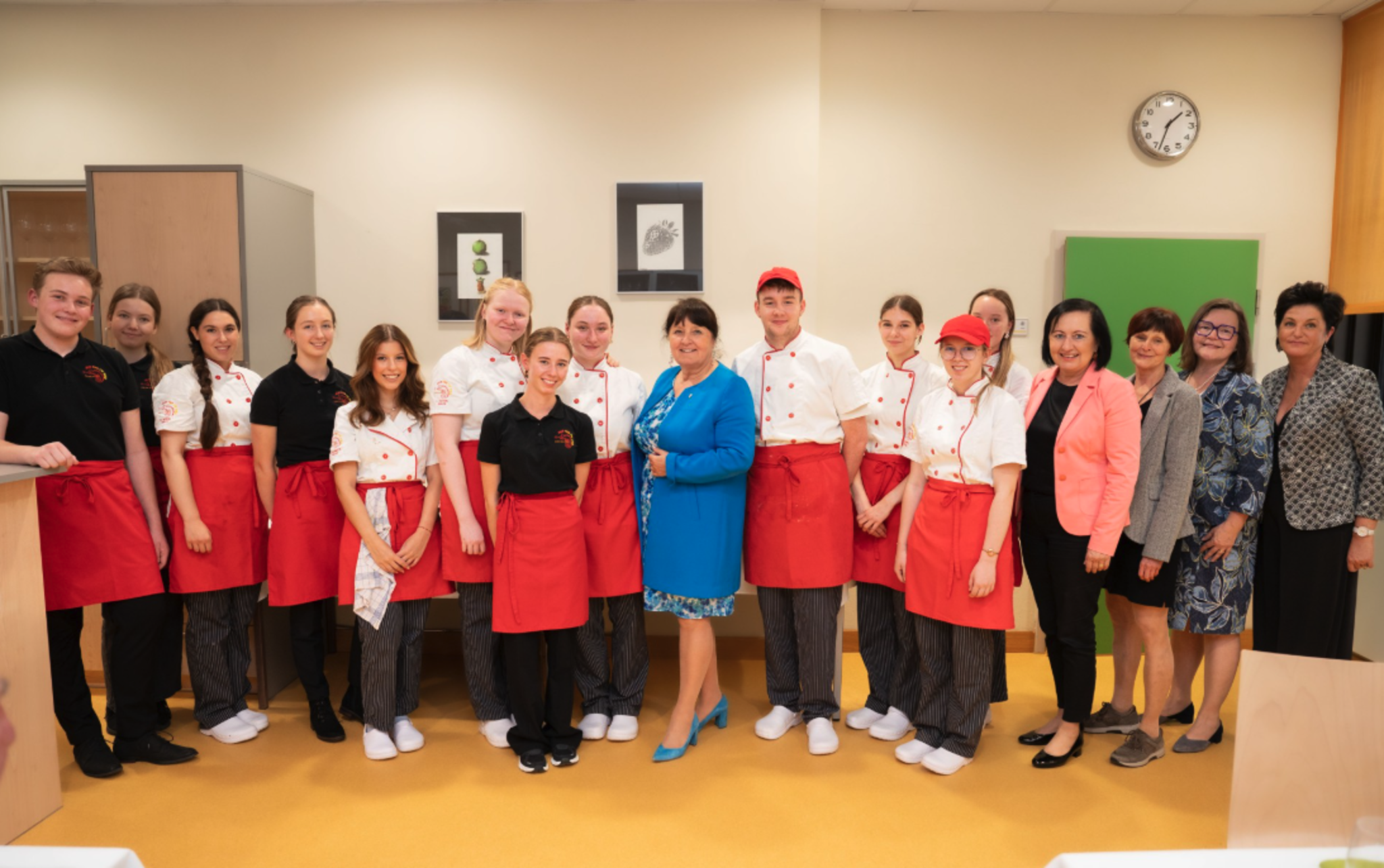 HLW FSB Weiz: Mehrgängiges Menü im Rahmen der Vorprüfung serviert - Weiz