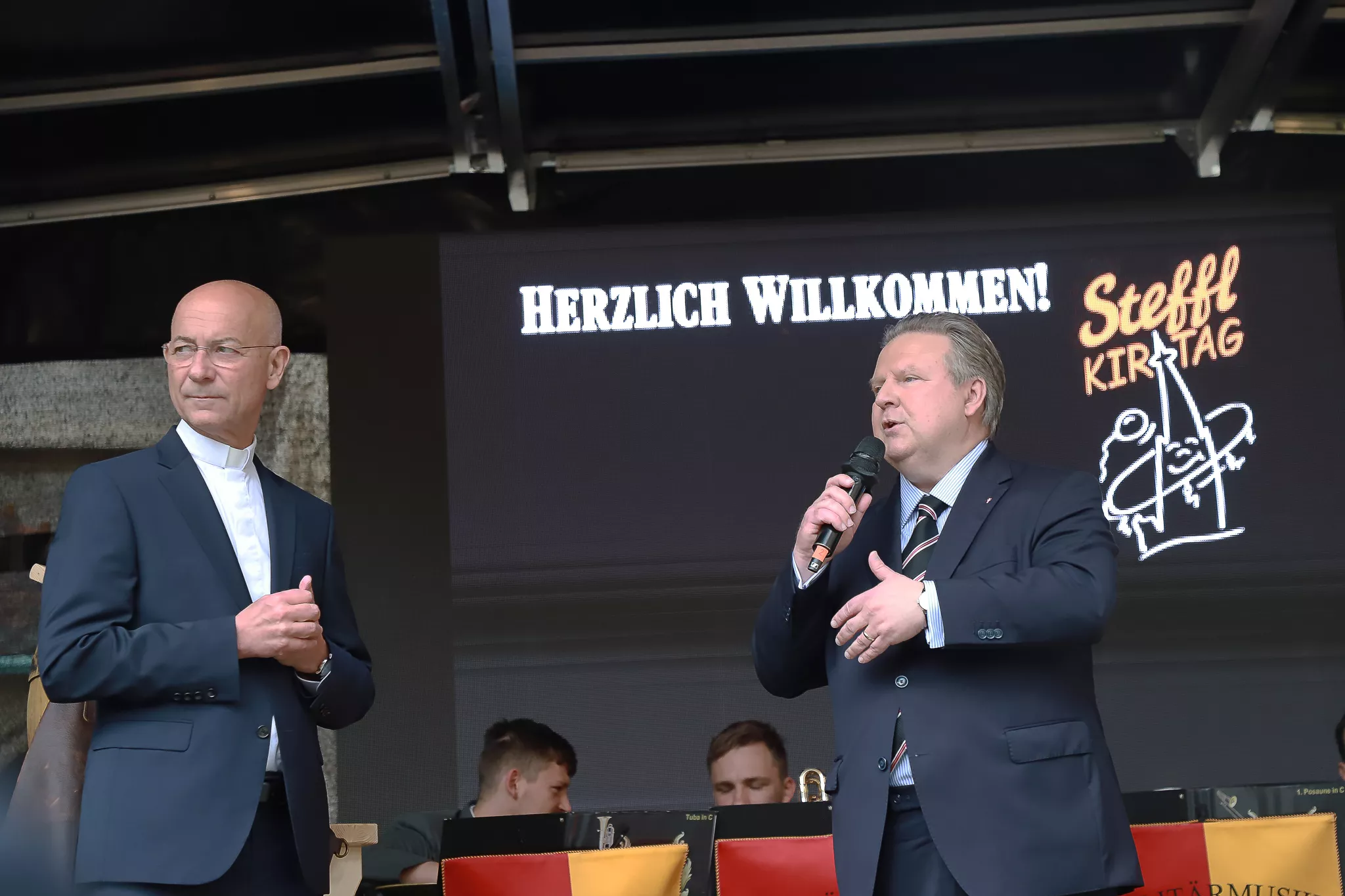 Feierliche Eröffnung vom Steffl Kirtag: Steffl Kirtag beim Wiener ...