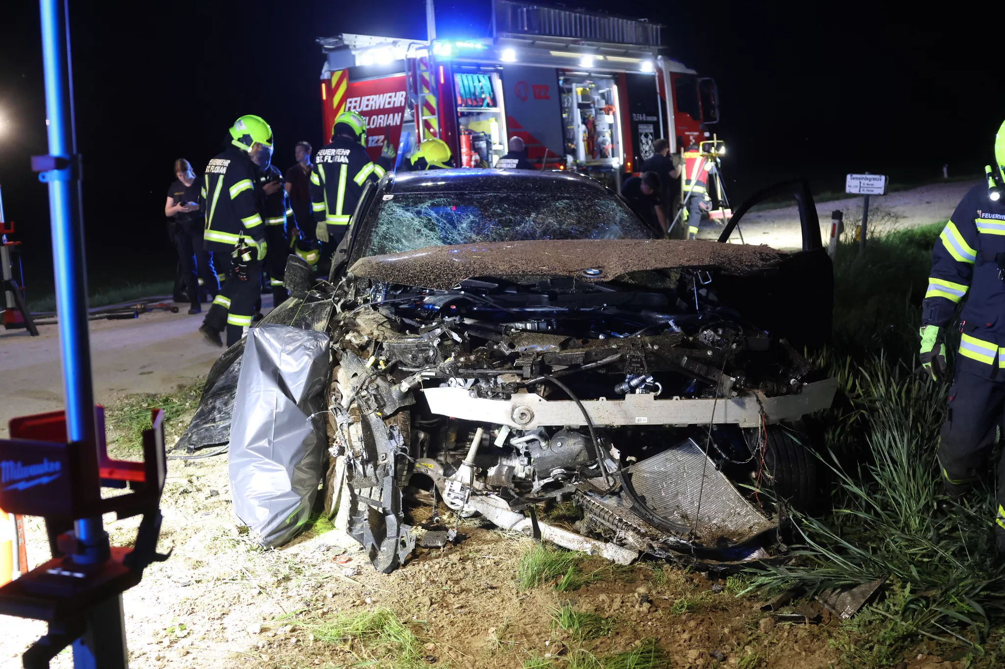 Von der Übung zum Einsatz: Schnelle Rettung nach Verkehrsunfall in St ...