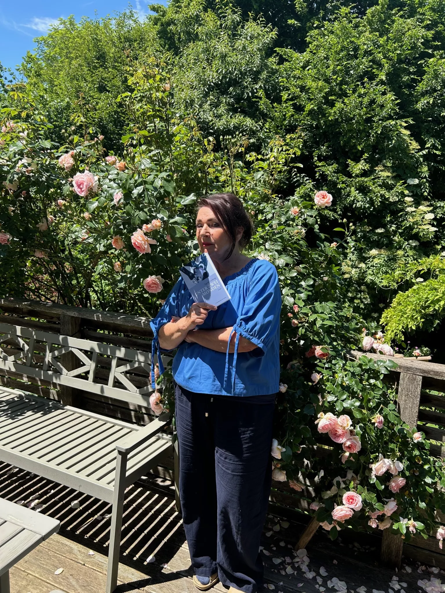 "Unter zwei Monden": Autorin Sigrid Sonberg spielt mit der Wirklichkeit ...