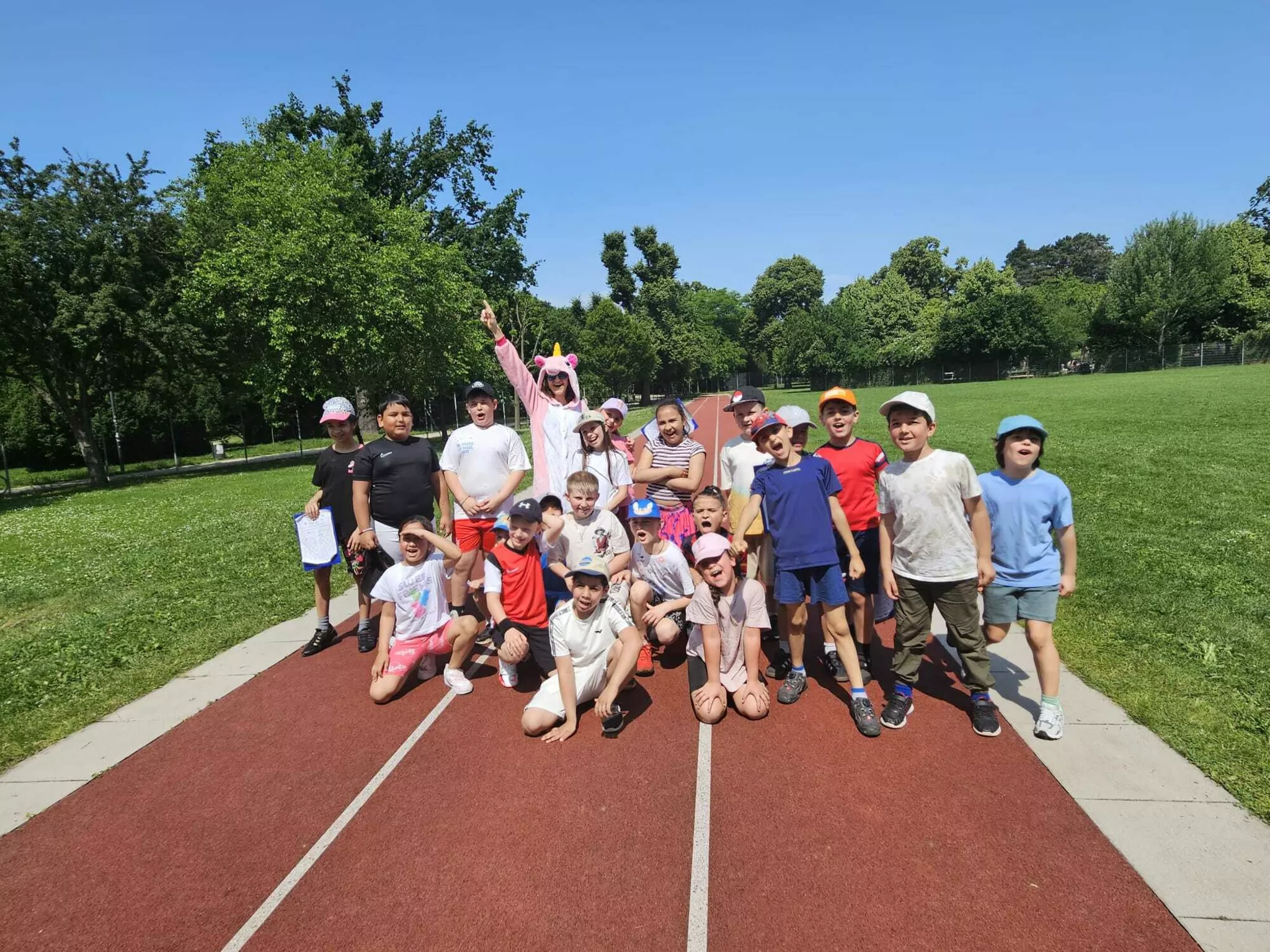 Sport, Sonne, Spaß: Großes Sportfest der Penzinger OVS Märzstraße - Penzing