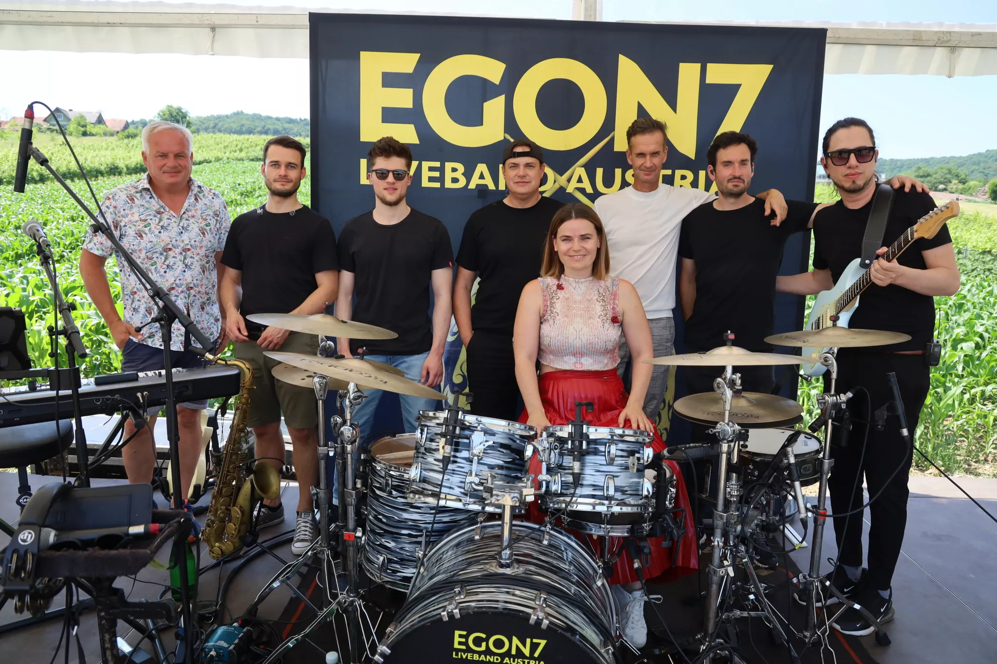 30 Jahre im Geschäft: Egon7 feierte Jubiläum im 1892 in Plesch ...