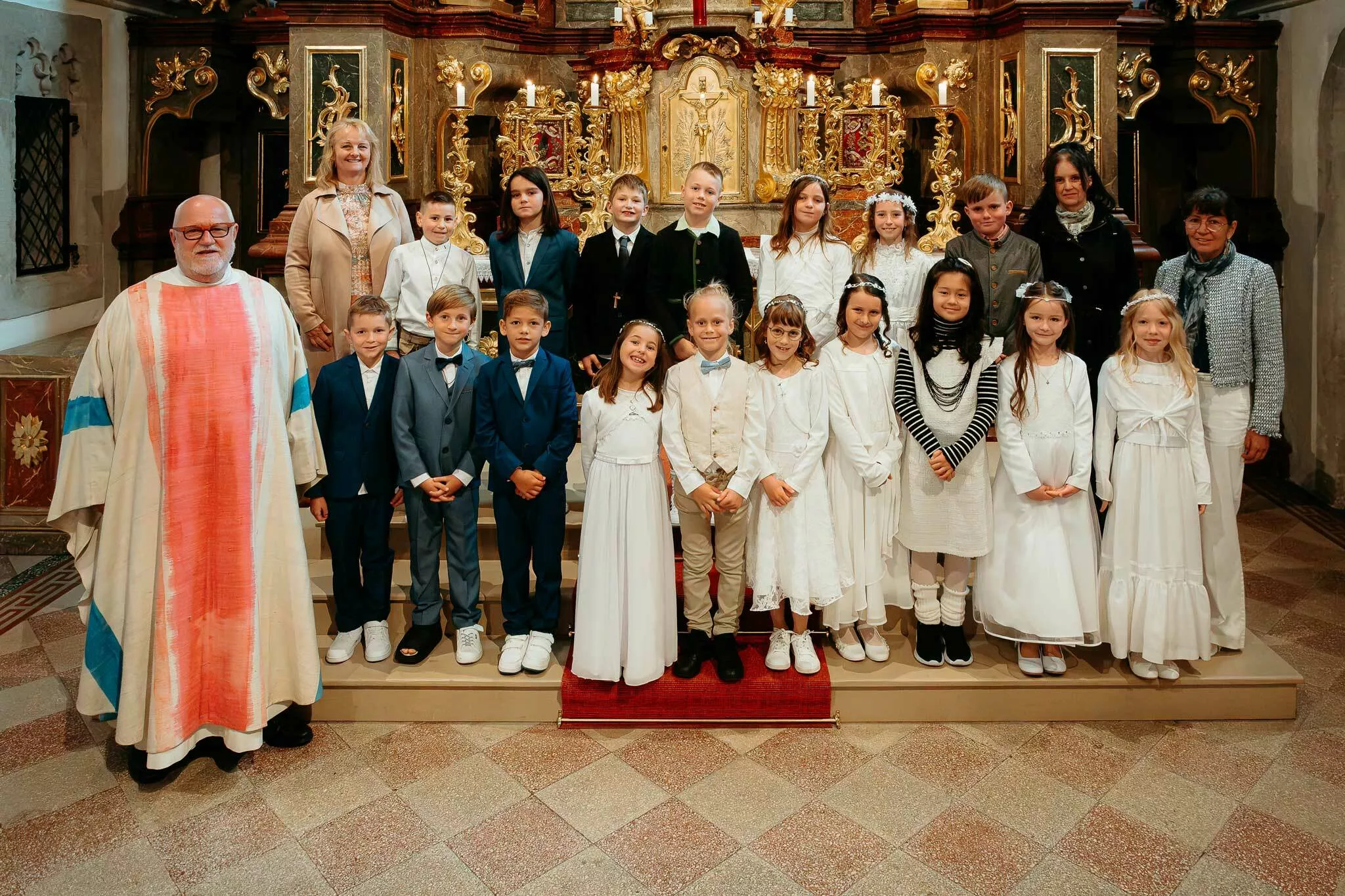 Stadtgemeinde Mank: Festliche Erstkommunion in der Pfarre Mank - Melk