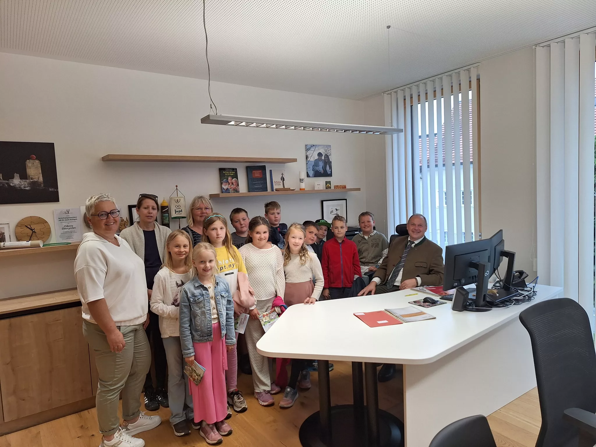 Marktgemeinde Oberneukirchen: Volksschüler zu Besuch im Marktgemeindeamt - Urfahr-Umgebung
