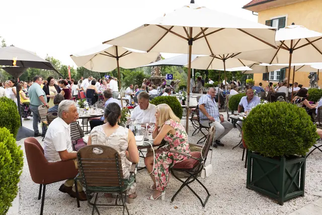Austausch: Wirtschaftsbund lud zum Sommerfest im Aiola im Schloss St ...
