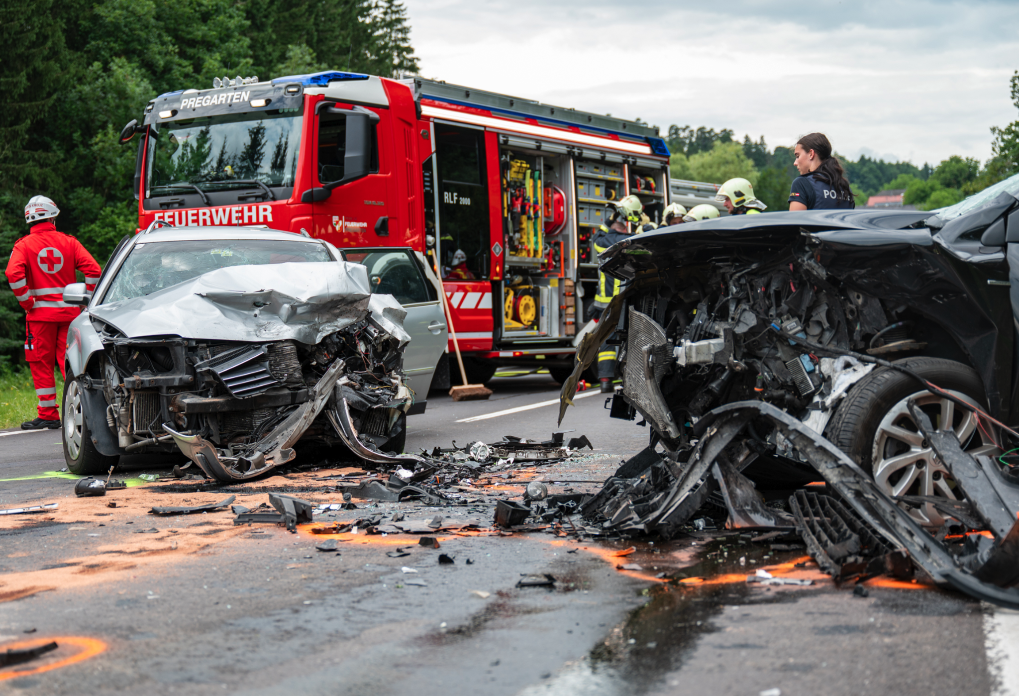 Pregarten: Zwei Verletzte bei schwerem Verkehrsunfall auf der B 124 - Freistadt