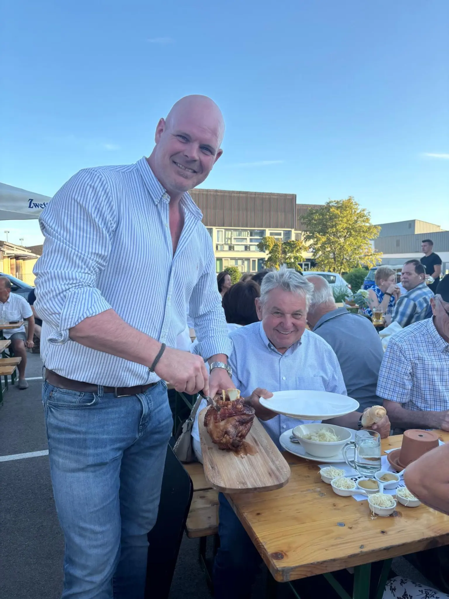 Swing, Schmankerl und Sommerstimmung: MusicNight im Egino begeisterte ...