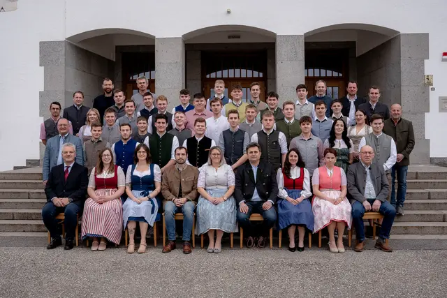 Facharbeiterbriefe Landwirtschaft verliehen: Über 50 Facharbeiterbriefe ...