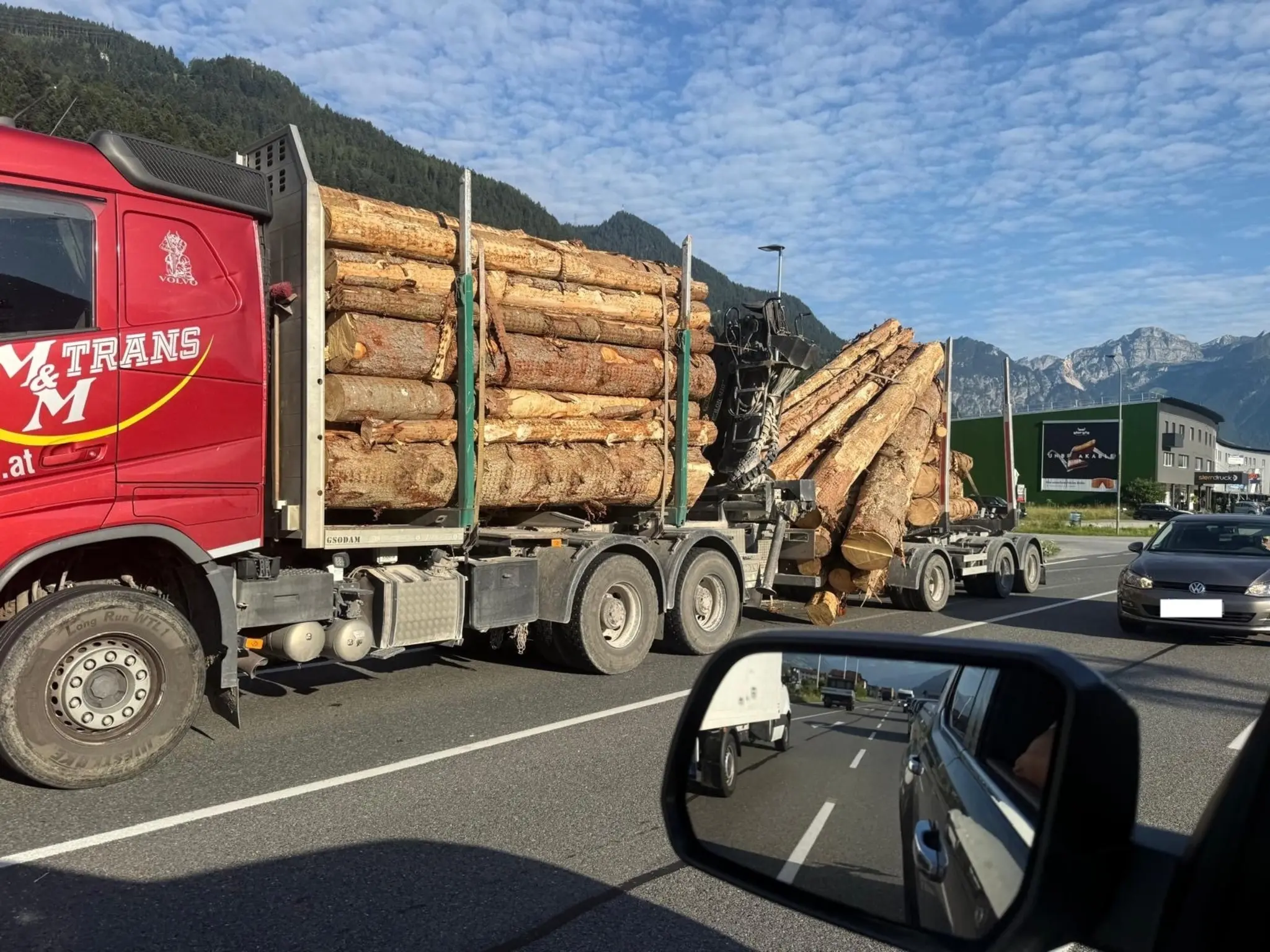 Verkehr: Lkw verlor Ladung auf B 169 Zillertalstraße: 23-Jähriger ...