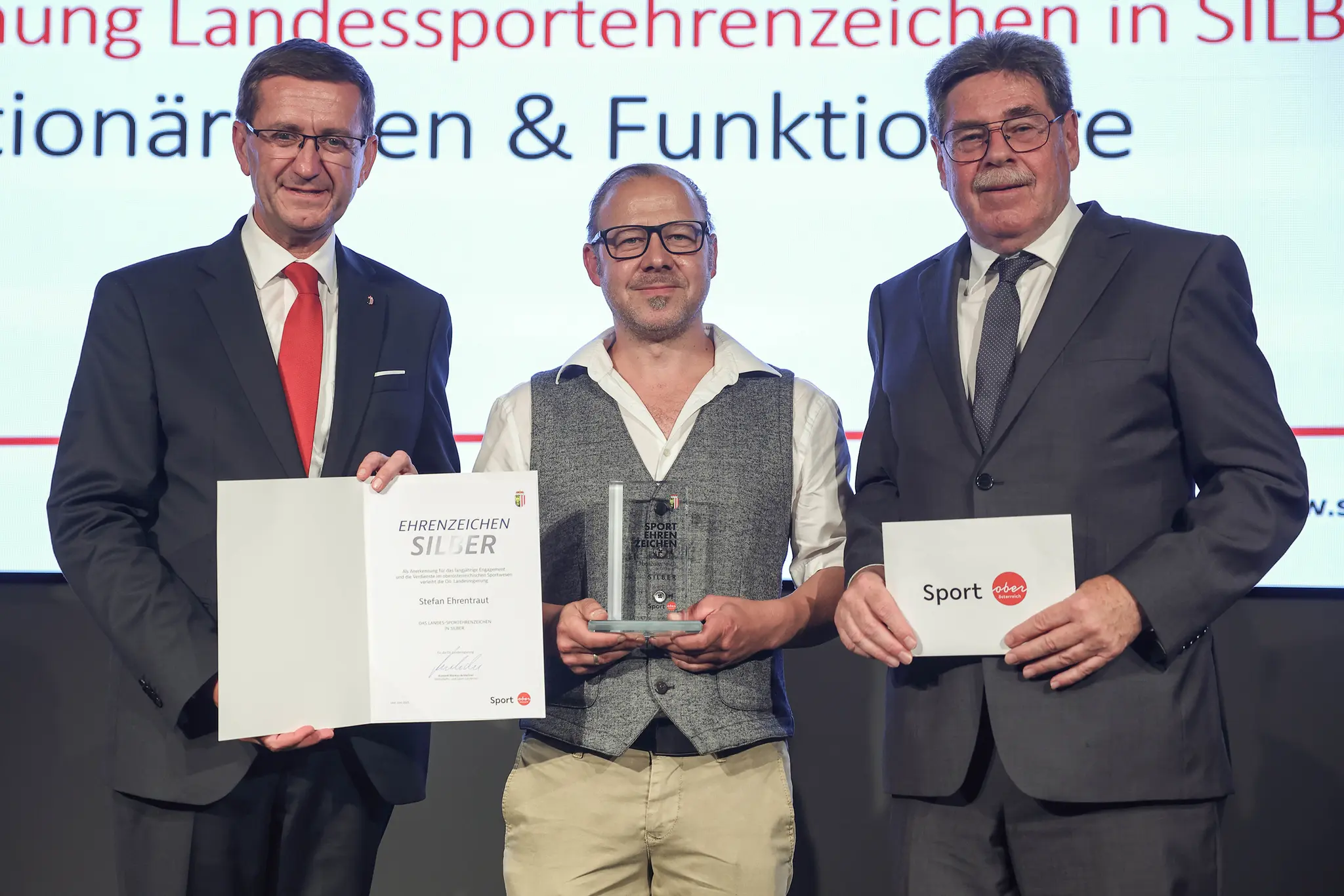 Ehrung für langjährigen Einsatz im Armbrustsport: Silbernes ...