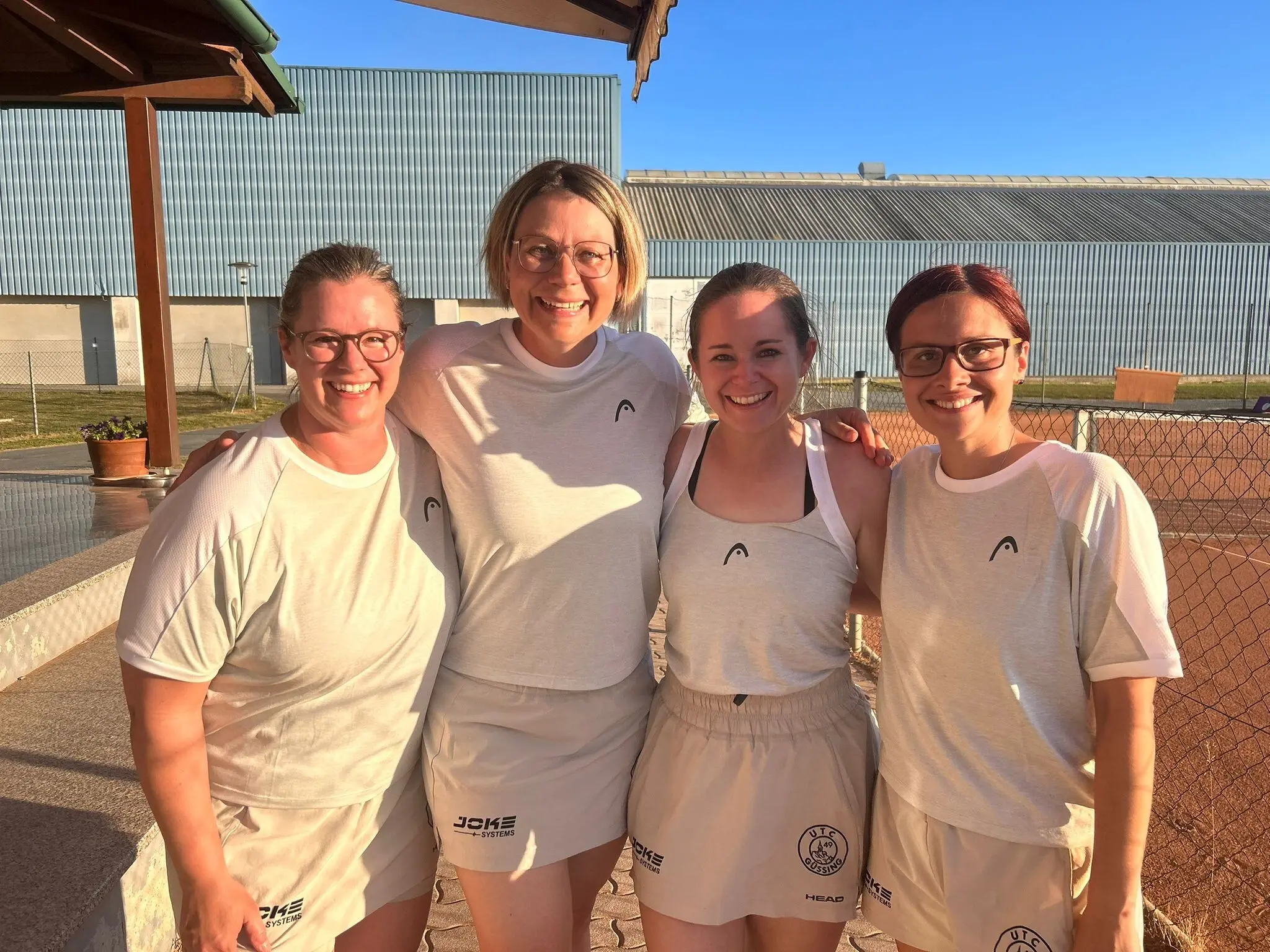 Summer from bop house leaks gorgeous, vibrant, great skills