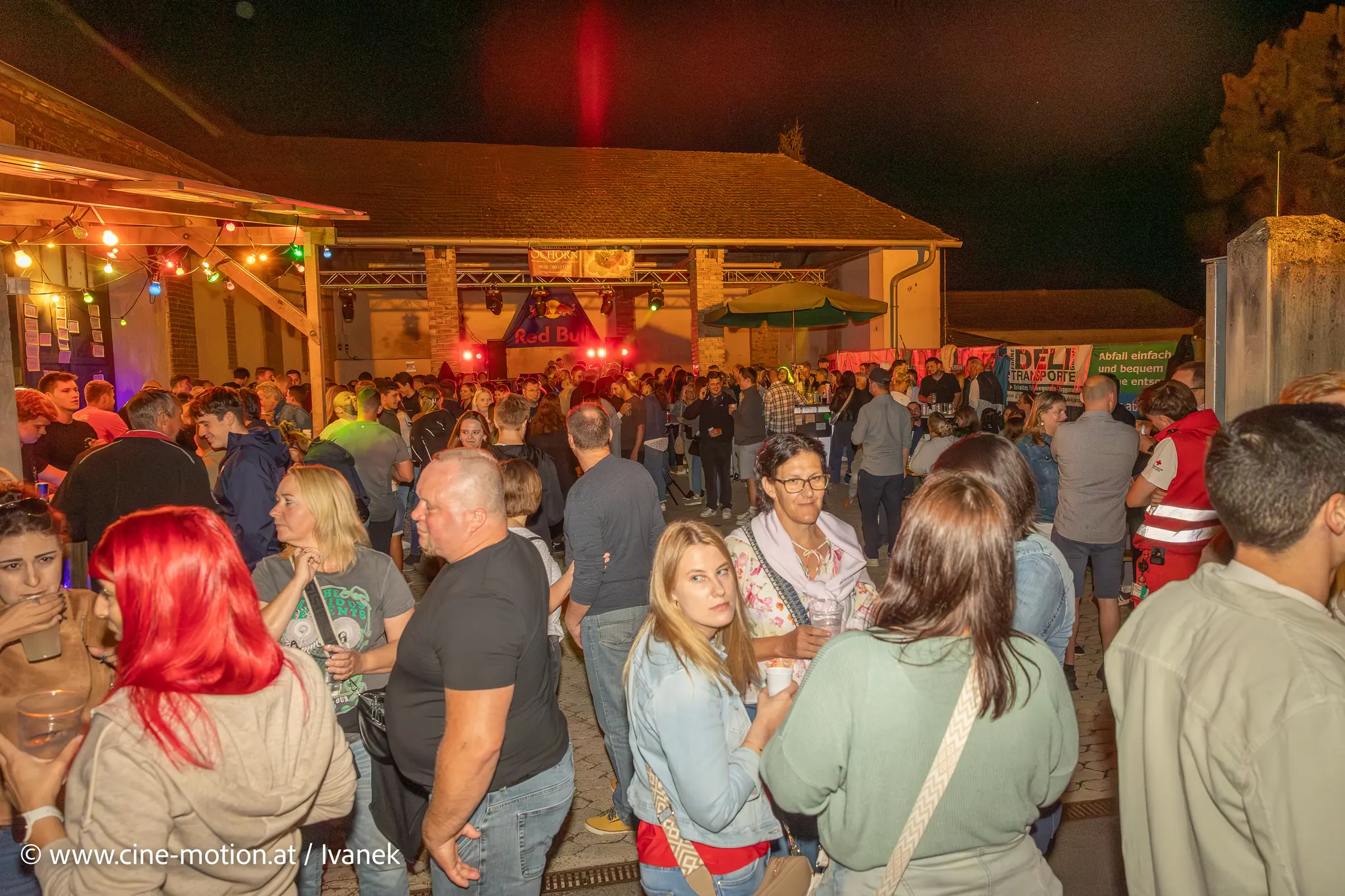 Velmer Burschen in ihrem Element: Open Air Konzert mit Dämmerschoppen ...