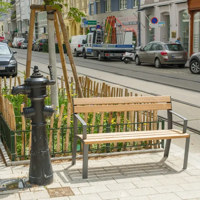 "Kleine Erholungsoasen": Neue Bankerl entlang der Josefstädter Straße ...