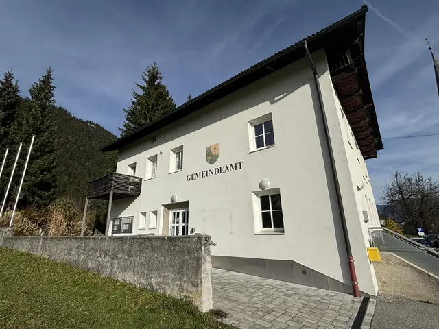 Amt zieht vorübergehend um: Umbau des Gemeindeamts Gnadenwald gestartet - Hall-Rum