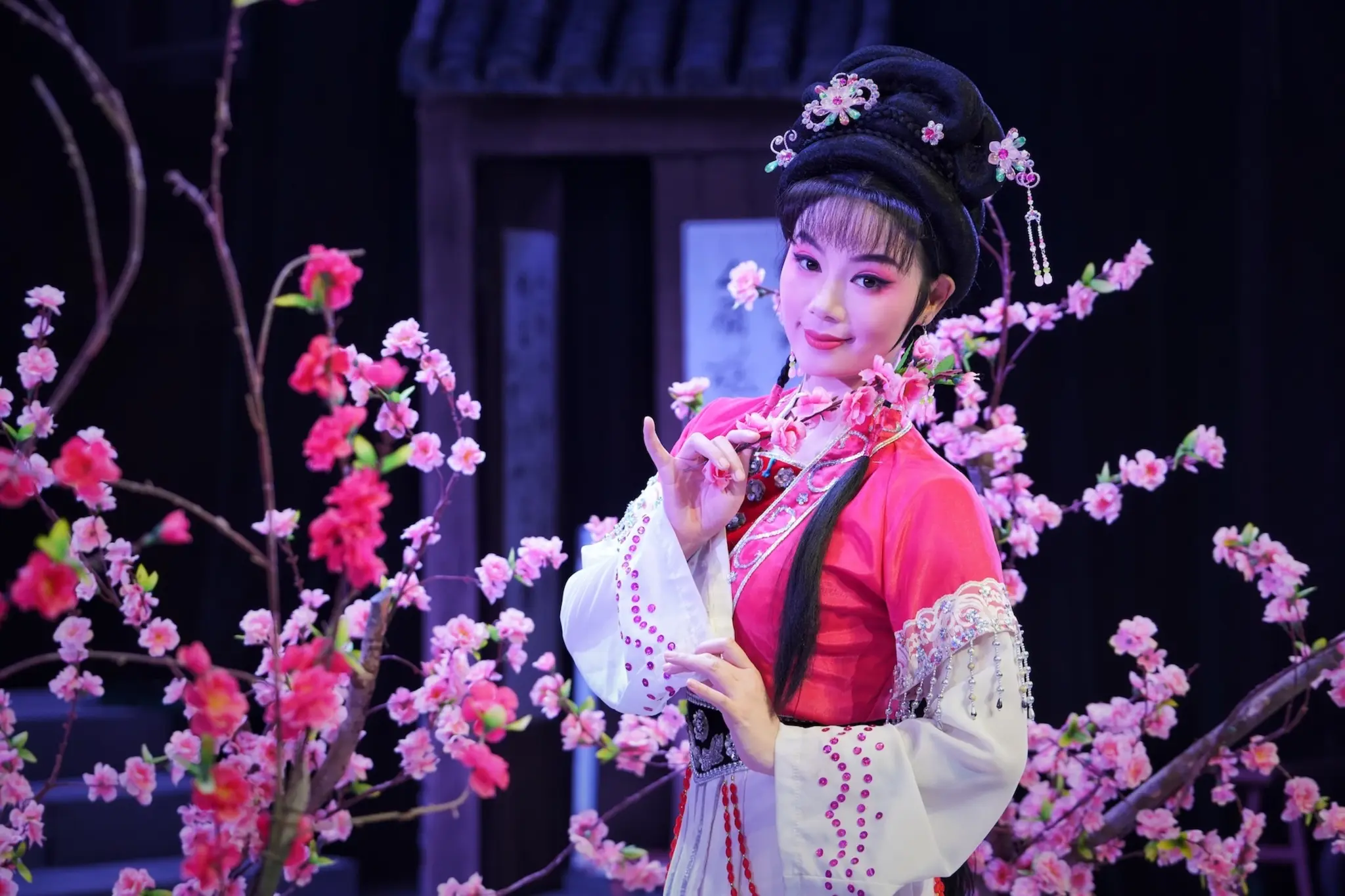 Chinesische Oper: Die Farbenpracht der Pfirsichblüten erfreute im MuTh ...