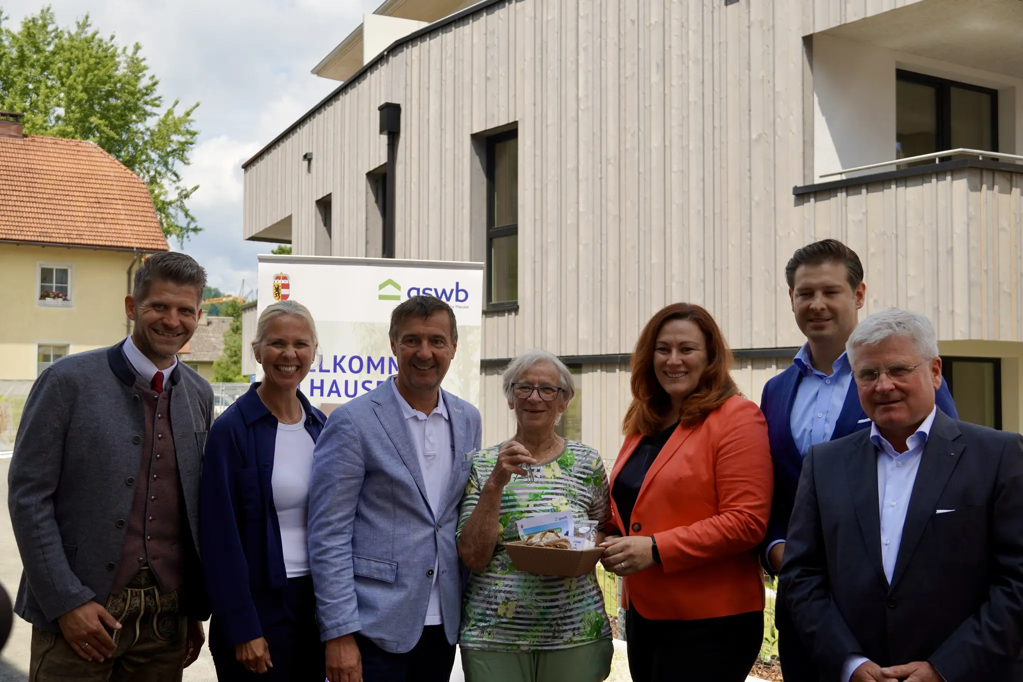 GSWB baut Neue Heimat 2.0: Schlüsselübergabe mit Showeinlage in Grödig ...