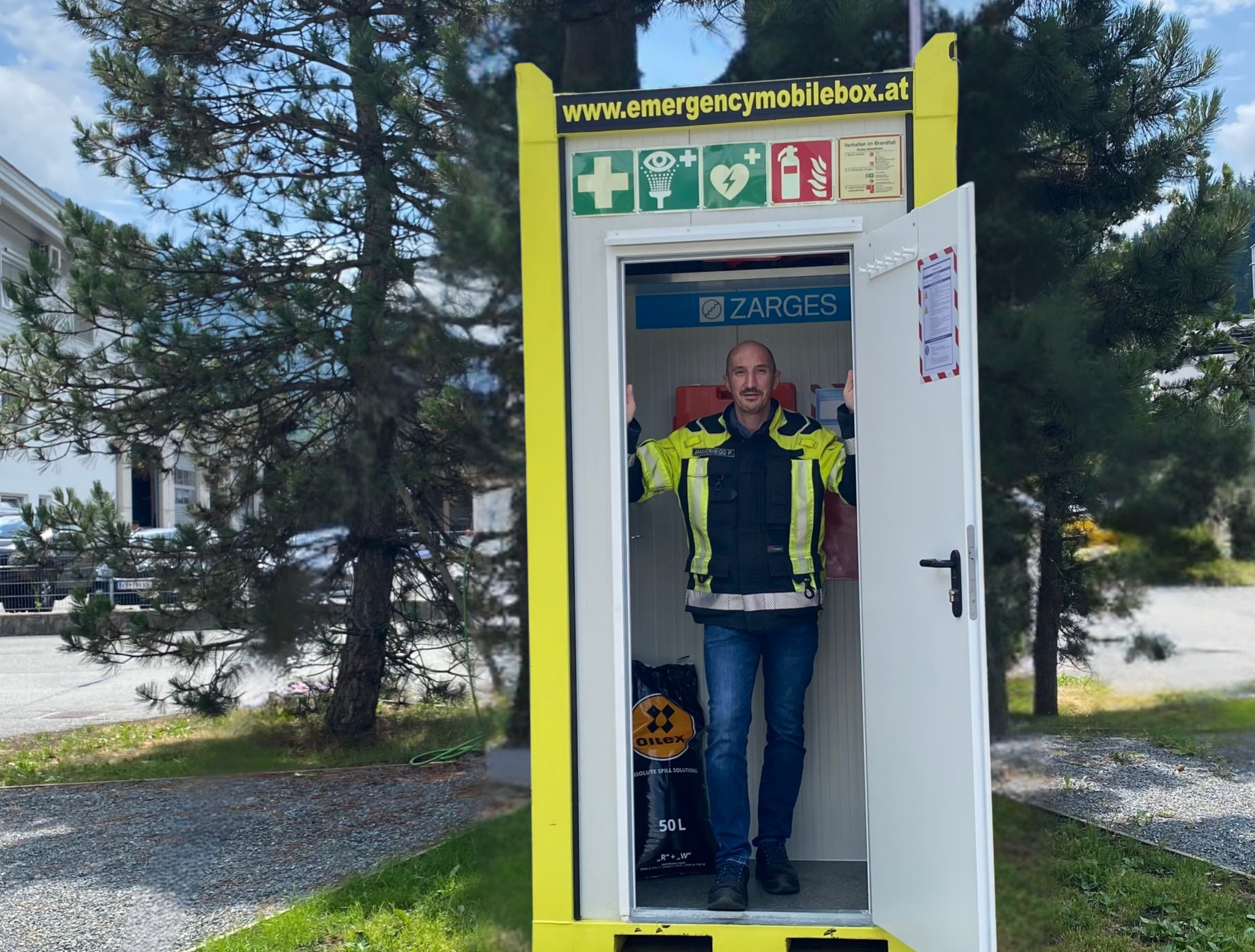 Emergency Mobile Box: Erster Prototyp: Auf dem Gelände der ArcheNEO ...