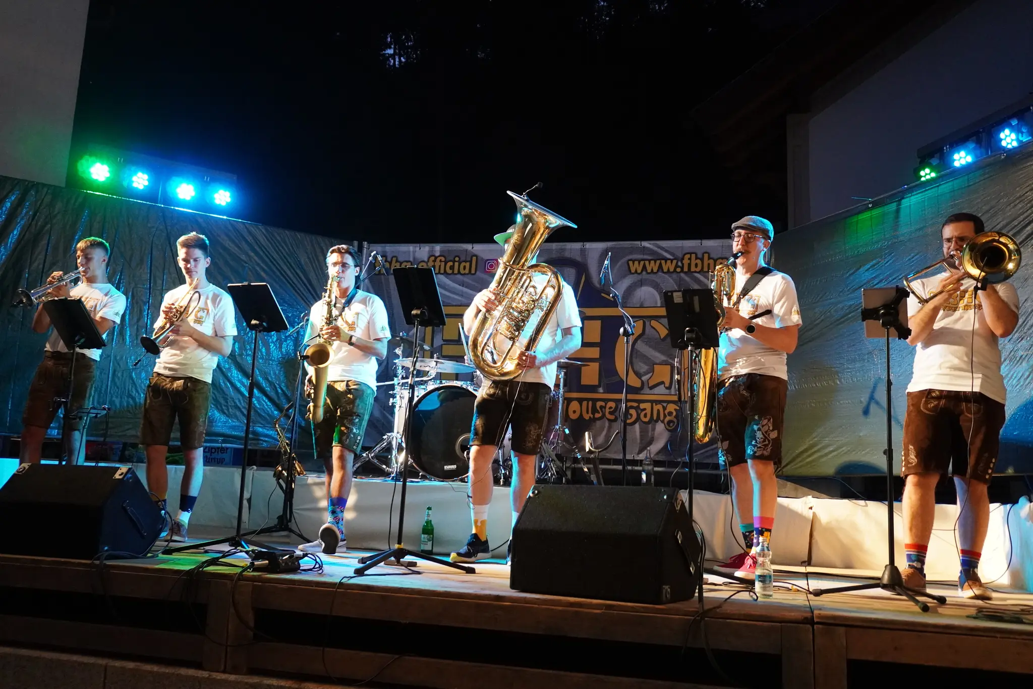 Funky von der Socke bis zur Nase: 5. Jubiläum der Funky Brass House ...