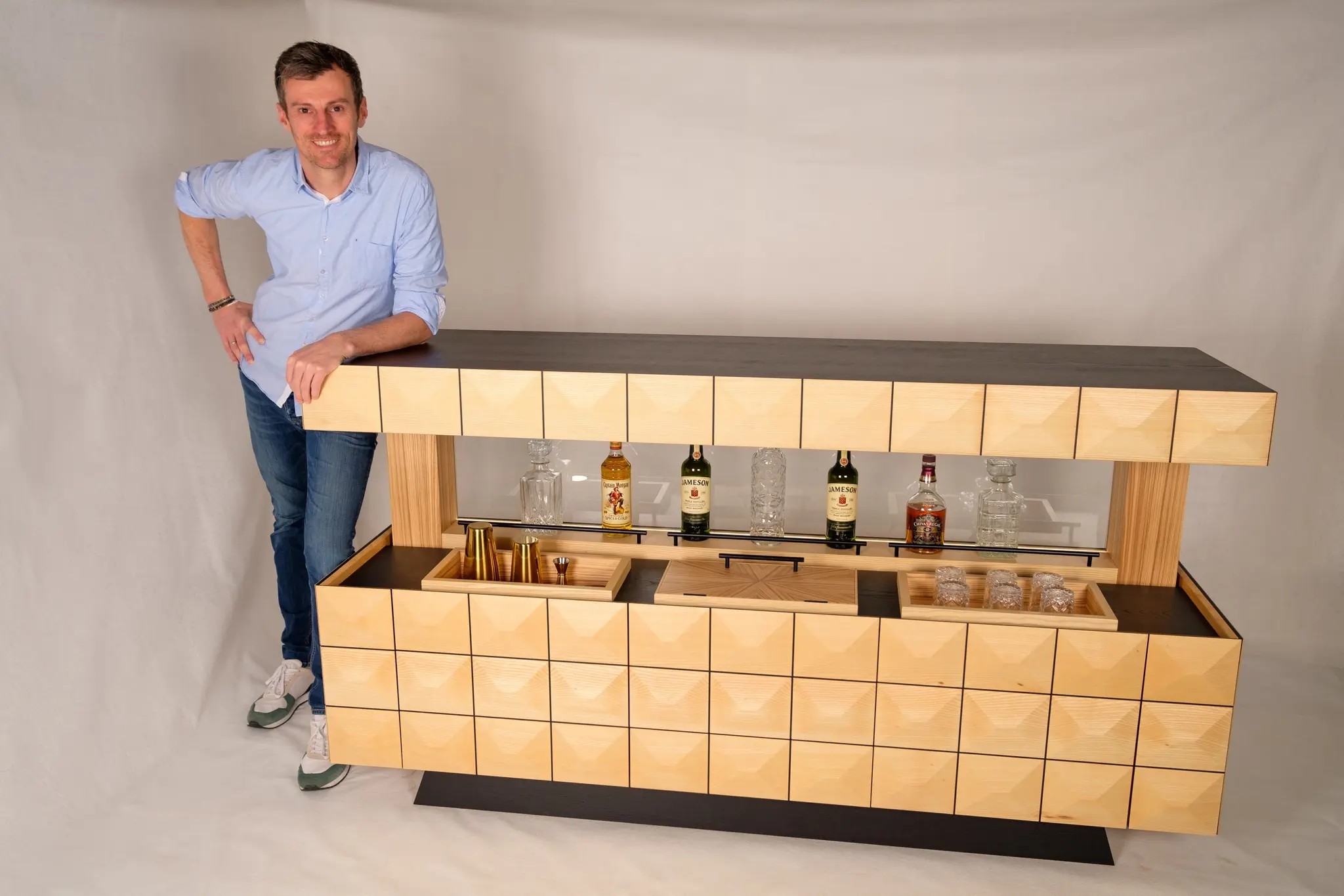Lignorama Award: Taiskirchener Gerold Hatzmann ist mit "Side-Bar" dabei ...