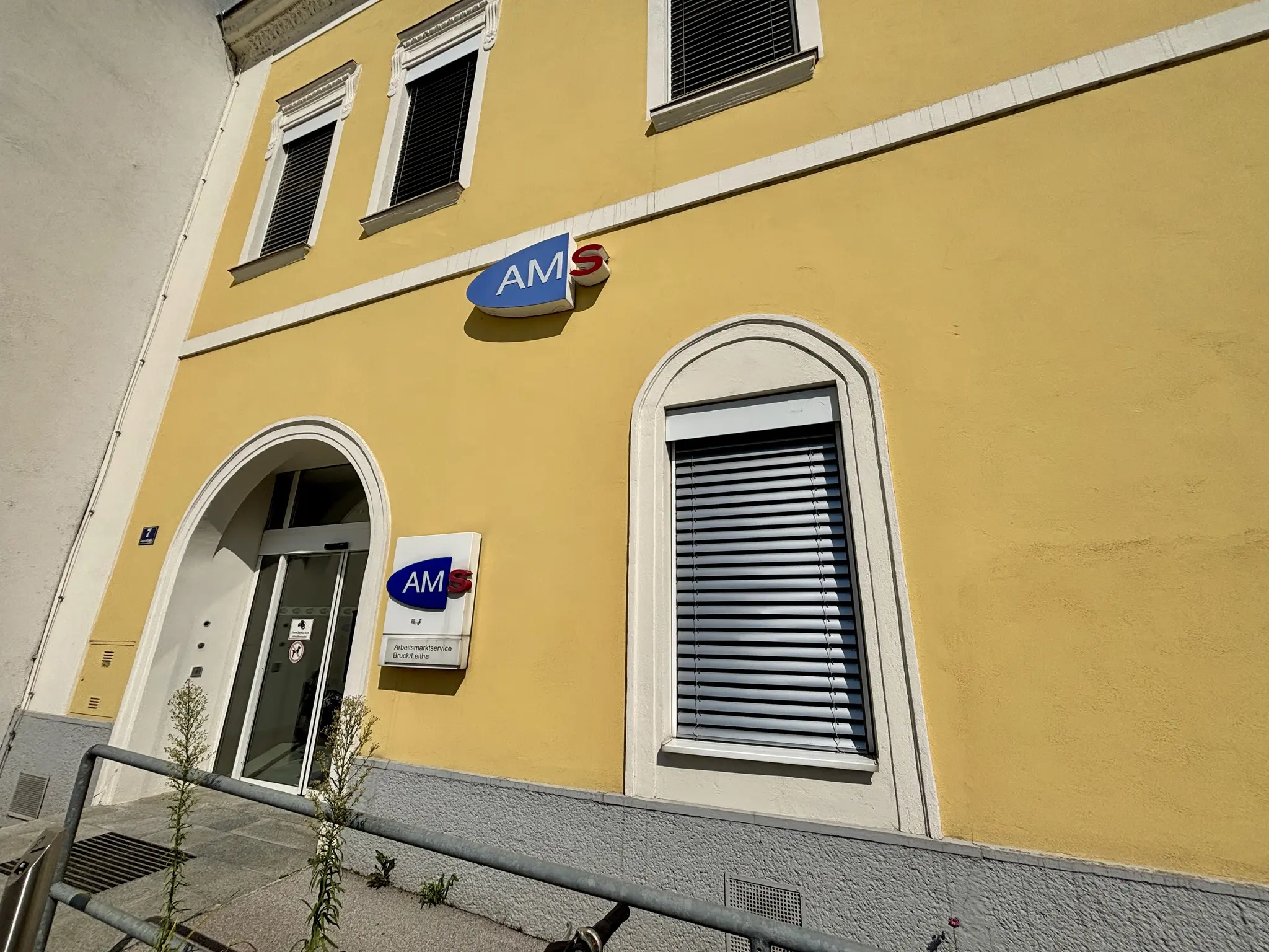 Arbeitslosigkeit: AMS Bruck startet überbetriebliche Lehrausbildung ...