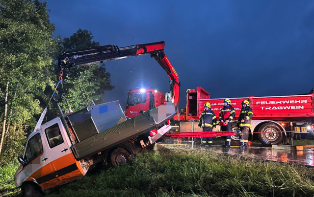 Tragwein: Feuerwehreinsatz nach Verkehrsunfall auf der B 124 - Freistadt