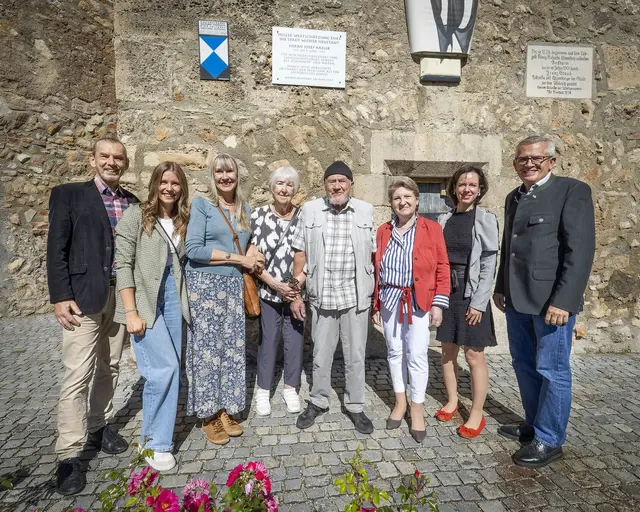 Wiener Neustadt: Wertschätzung für „Turmherr“ Josef Karlik am Reckturm ...