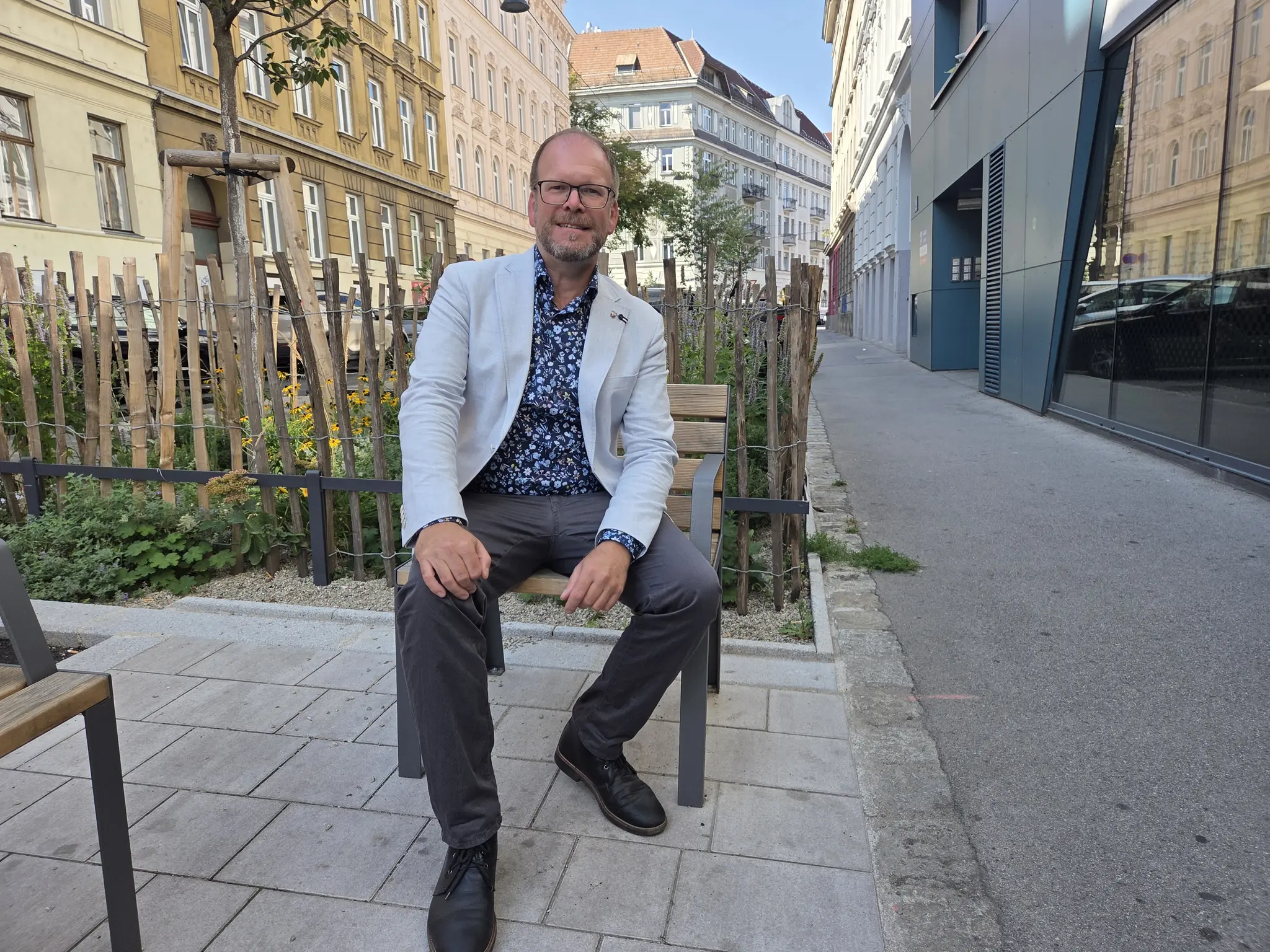 15. Bezirk: Vorschläge für neue Sitzmöglichkeiten sind gefragt ...