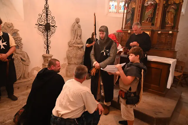 Eggenburg erlebt Ritterschlag: Martin wird Martinus de Monte Comilis - Horn