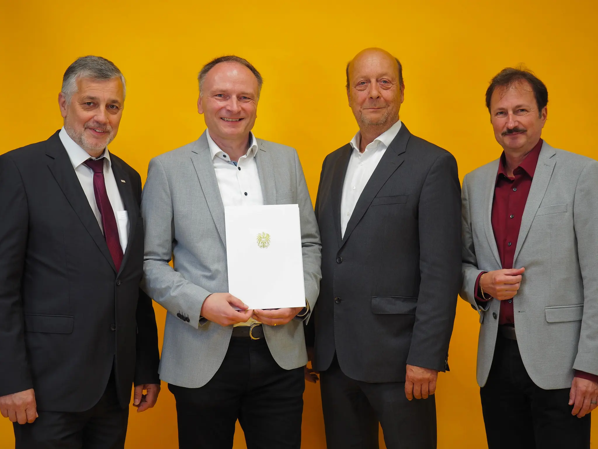 HAK Perg: Robert Bayer ist nun offiziell neuer Direktor - Perg