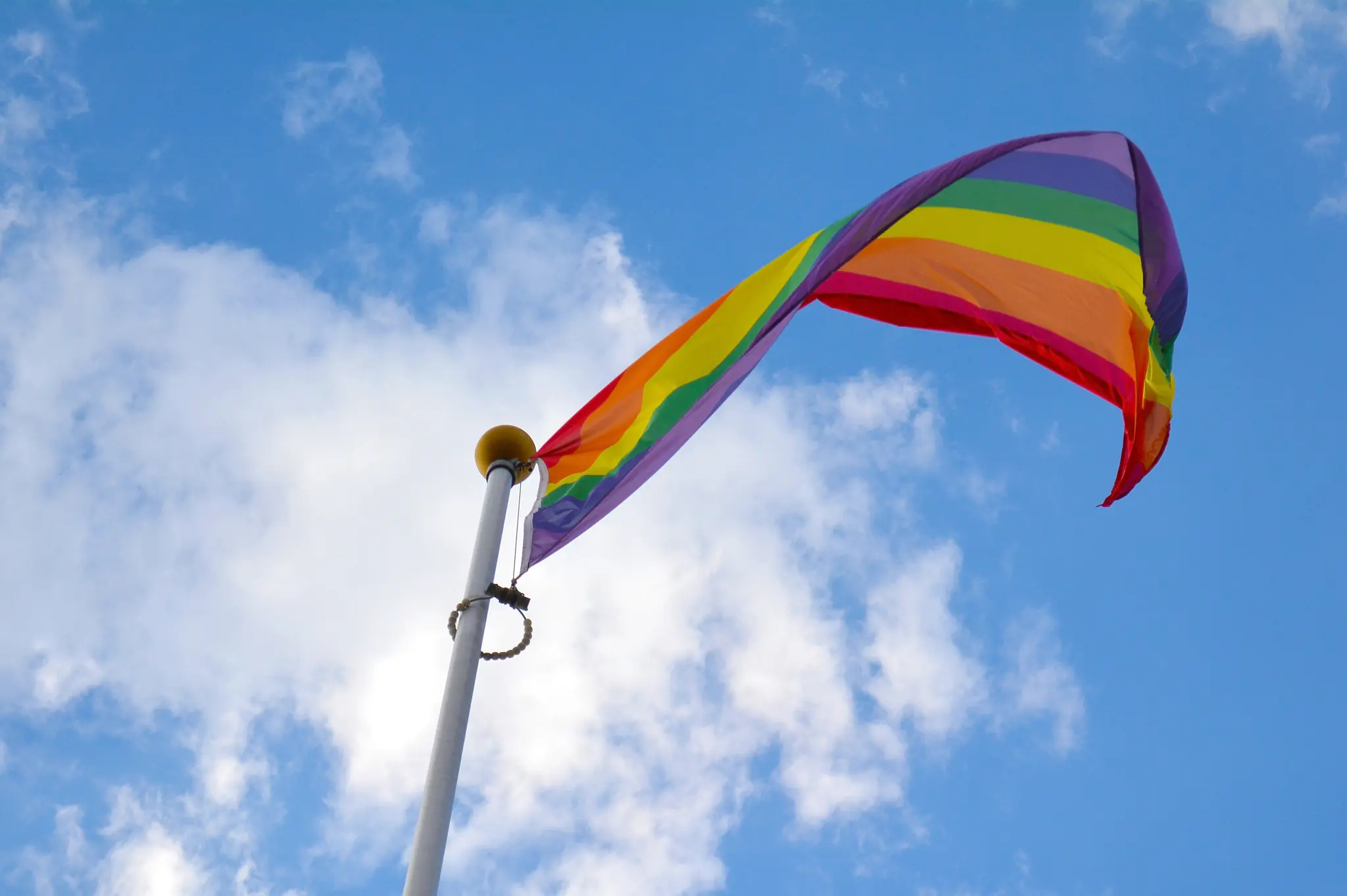 Flagge verschwunden: "Regenbogenfahne wäre ein Symbol für die Jugend ...