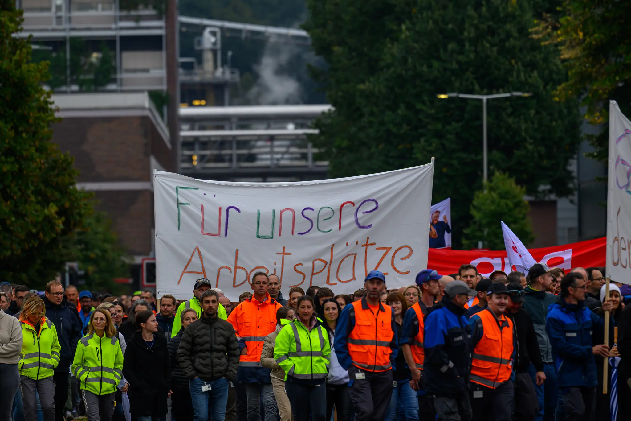 Krisenstimmung: Sparpaket der Lenzing AG trifft Region schwer - Vöcklabruck