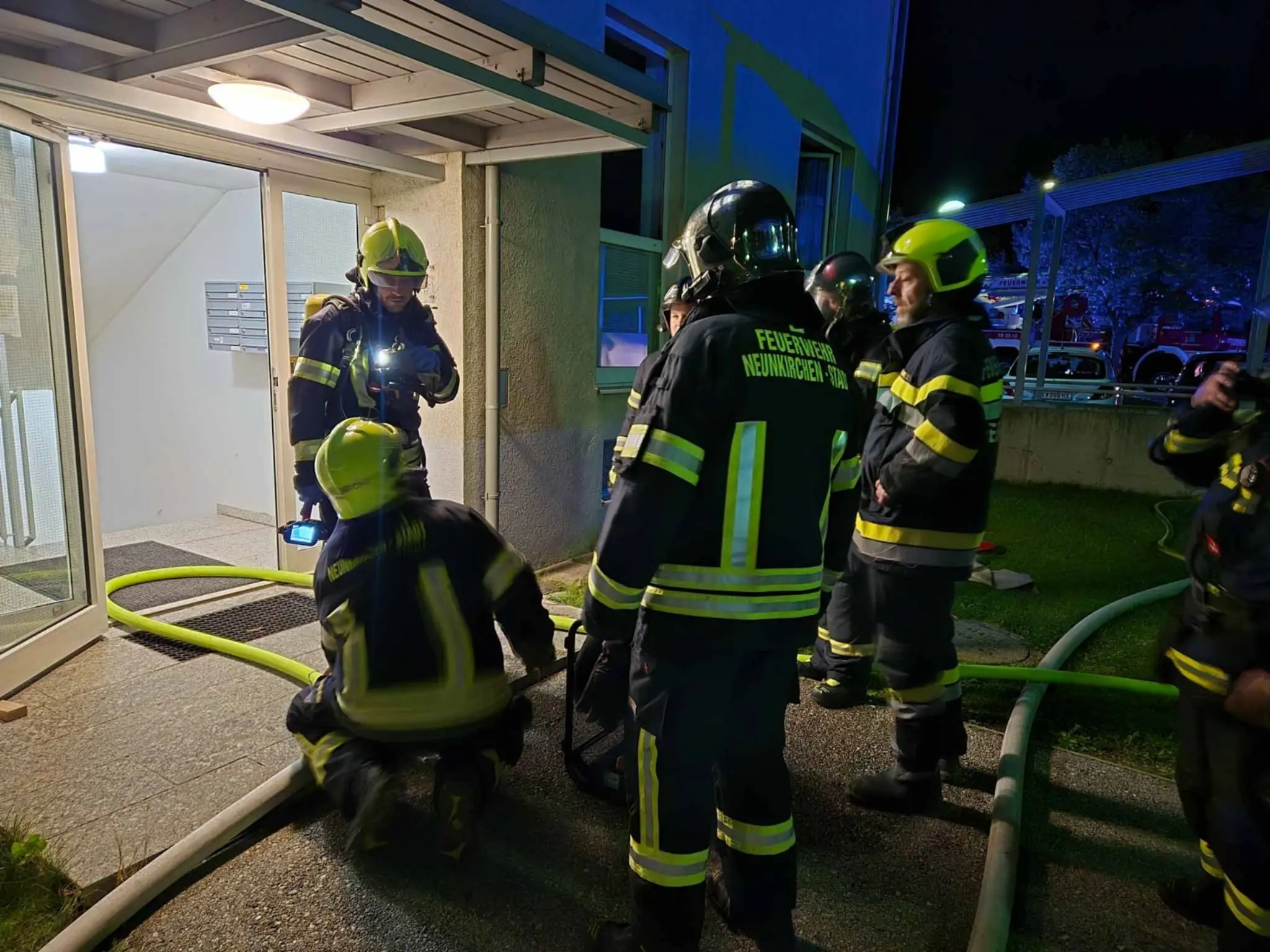 Neunkirchen: Dramatische Szenen – Frau aus brennendem Haus gerettet - Neunkirchen