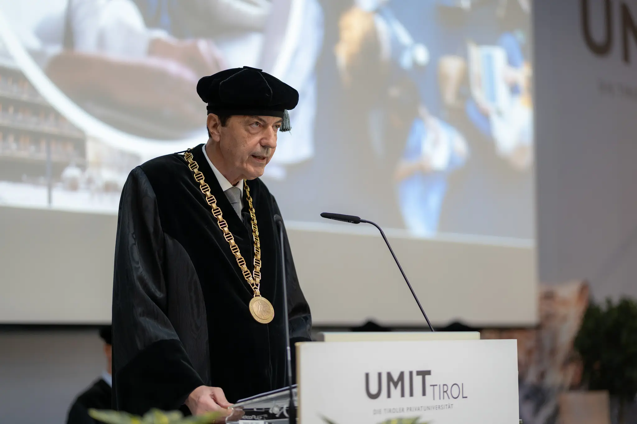 Mit viel Engagement: Umit Tirol eröffnet ihr 25. akademisches Jahr ...