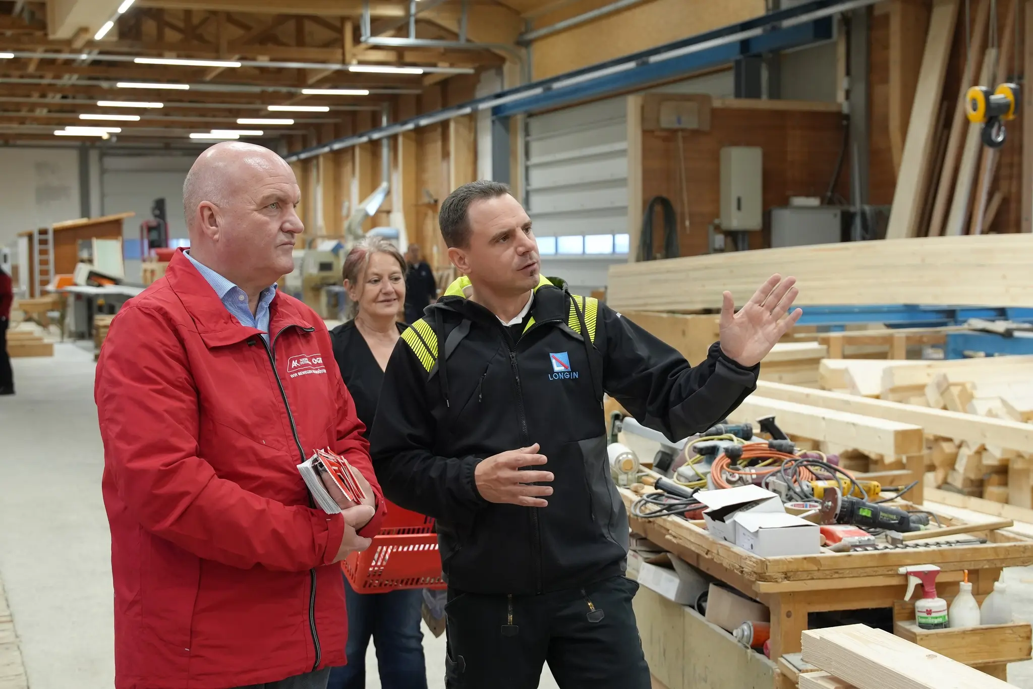 Bezirk Waidhofen/Thaya: AKNÖ-Präsident Markus Wieser besucht Betriebe ...