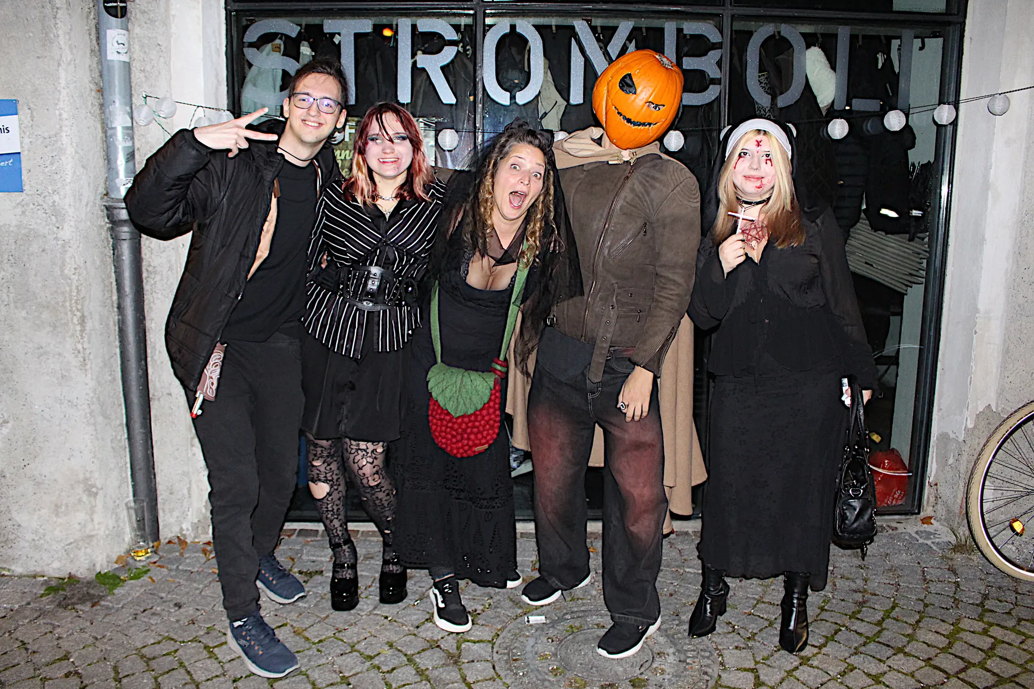 Monster des New Wave traten auf: Halloween Party im Stromboli - Hall-Rum