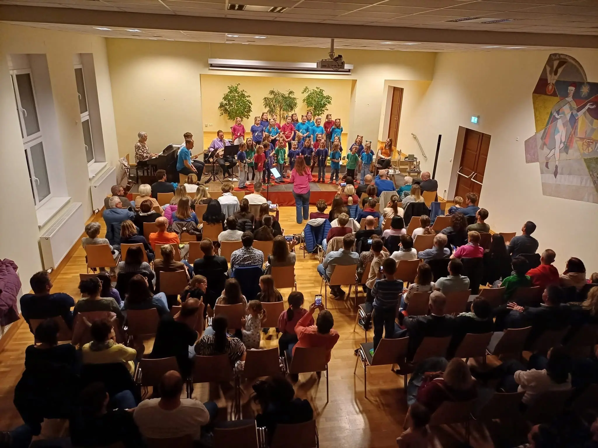 Buchpräsentation & Chorkonzert: Autorin Lisa Lenz & Florianer ...