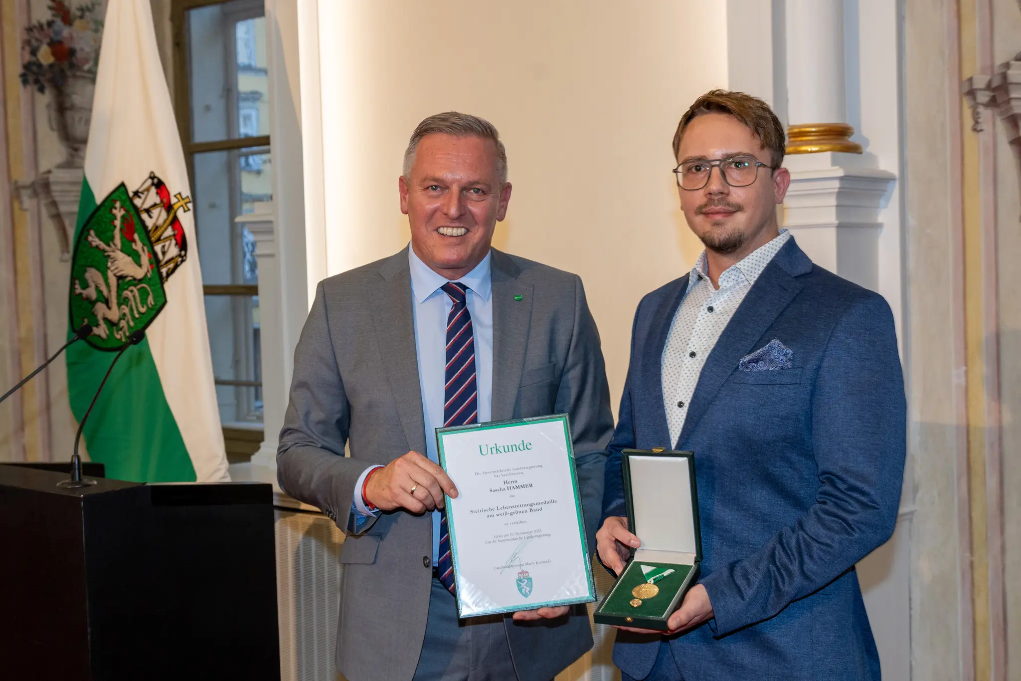 36-jähriger Held: Sascha Hammer wurde als Lebensretter ausgezeichnet ...