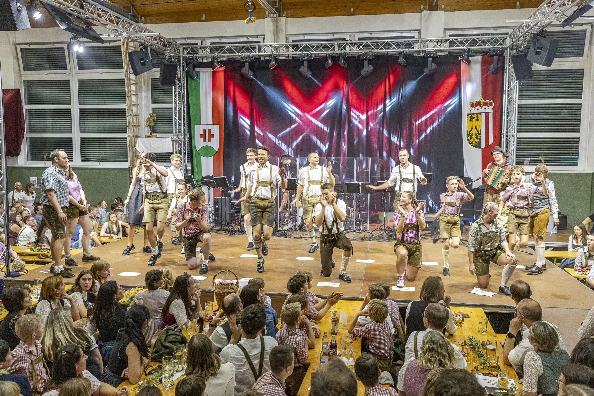 Die besten Volkstanzgruppen des Landes: "Voigas" Plattln in Pichl bei ...